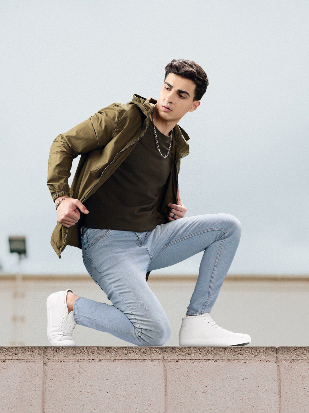 Buy Roadster Men Blue Super Skinny Fit Mid Rise Low Distress ...