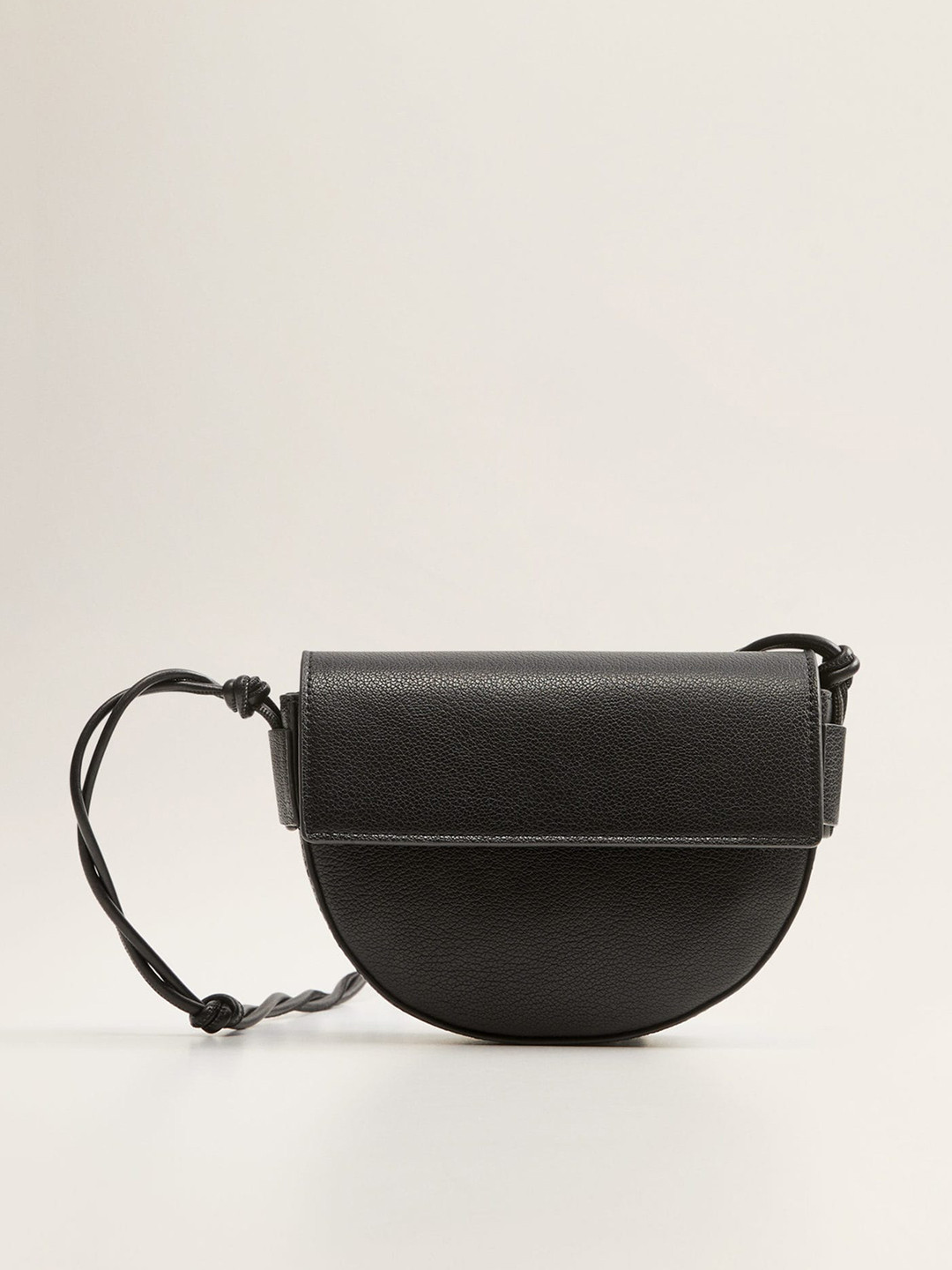 Buy MANGO Black Solid Half Moon Shaped Sling Bag - Handbags for Women ...