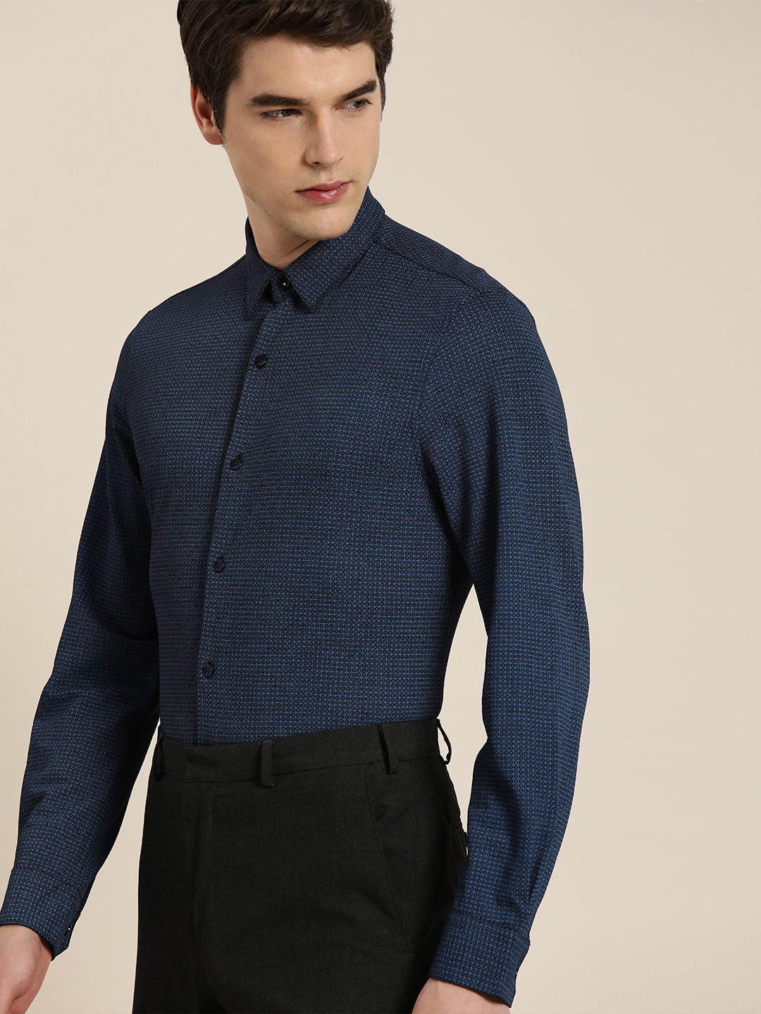 Buy INVICTUS Men Navy Blue & Black Slim Fit Printed Formal Shirt ...