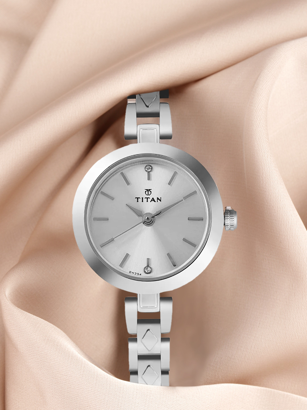 Buy Titan Women Silver Toned Analogue Watch 2598SM01 - Watches for ...