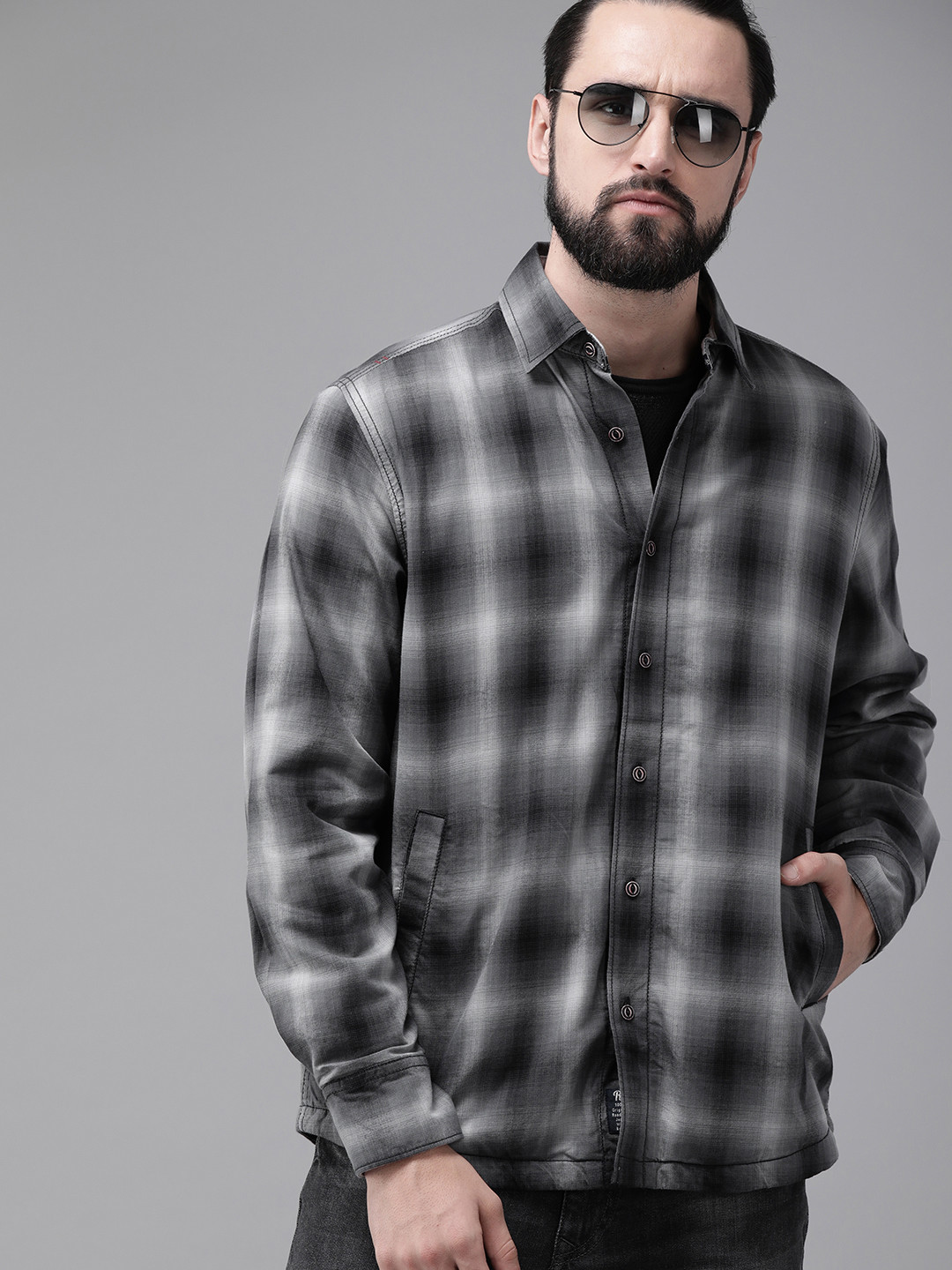 Buy The Roadster Lifestyle Co Men Grey & Black Checked Tailored Flannel ...