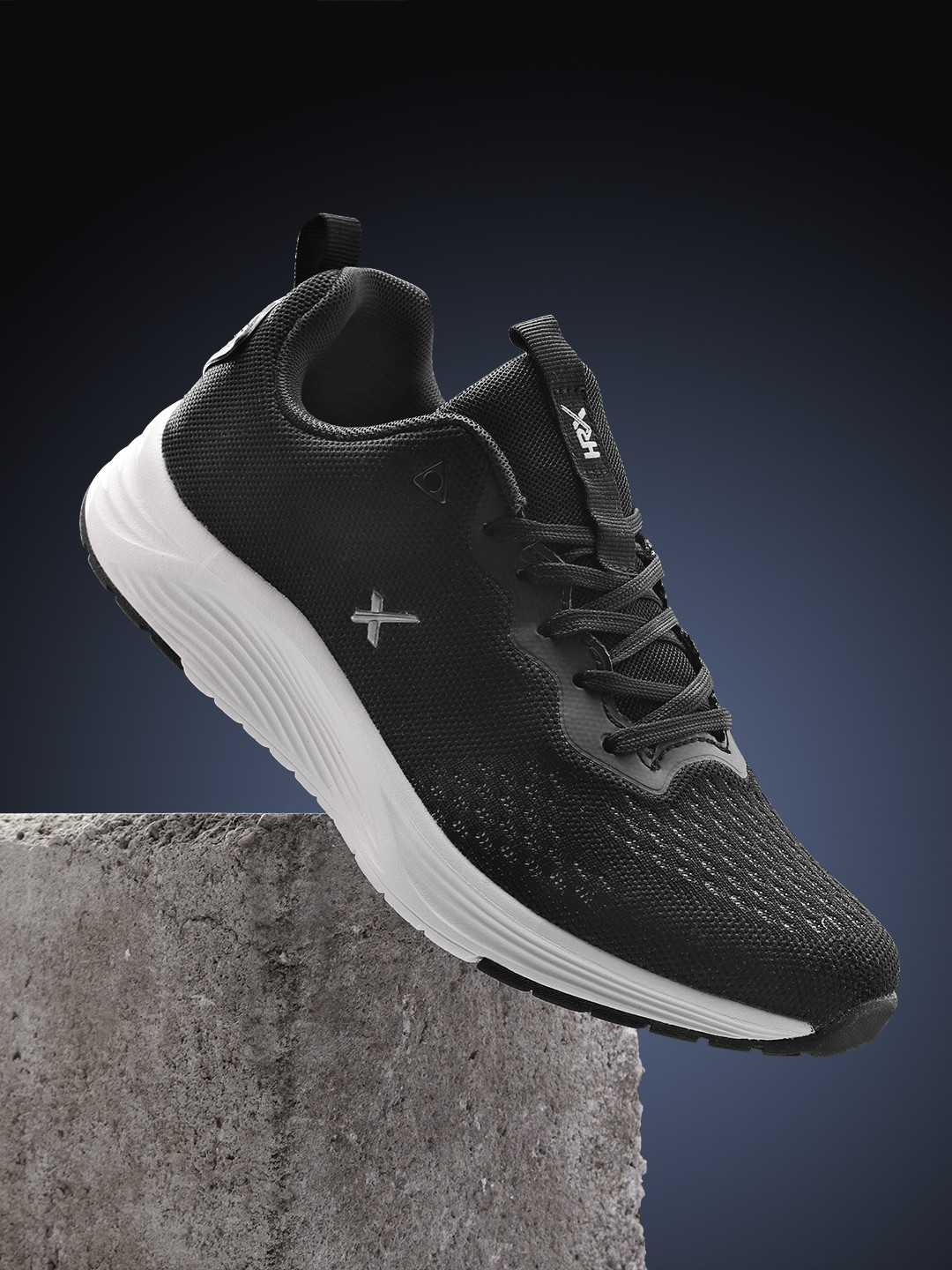 Buy HRX By Hrithik Roshan Men Black Front Runner Shoes - Sports Shoes ...