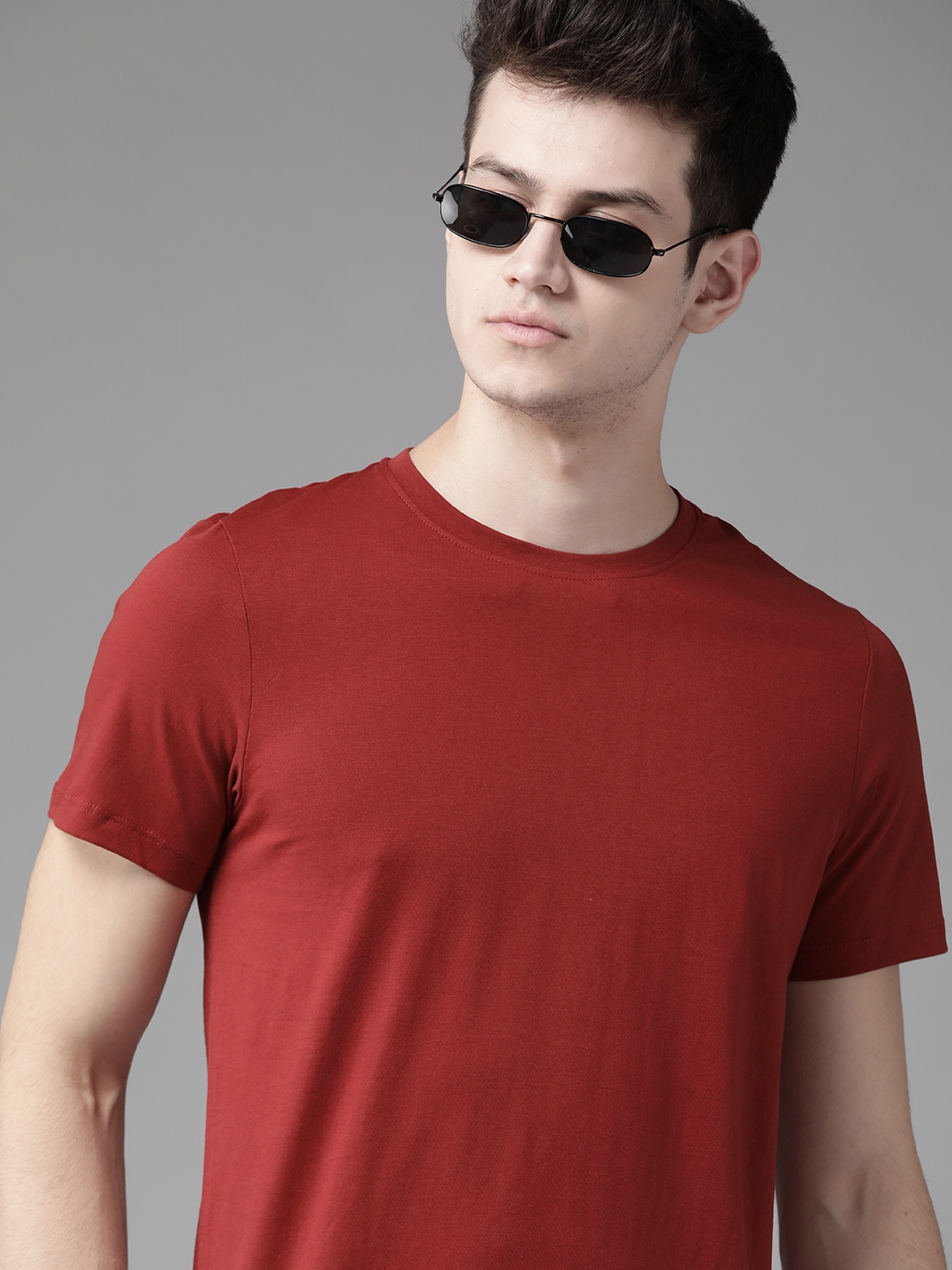 Buy Roadster Men Maroon Solid Round Neck T Shirt Tshirts For Men