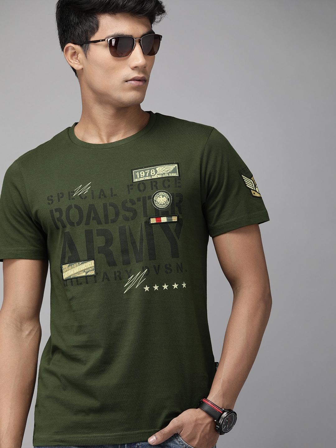Buy Roadster Men Olive Green And Black Brand Logo Print Pure Cotton Round