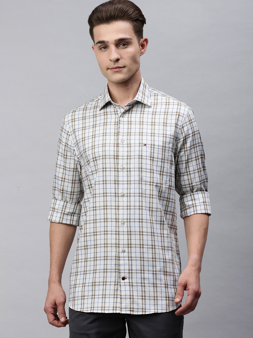 Buy Tommy Hilfiger Men Beige & White Regular Fit Checked Casual Shirt ...