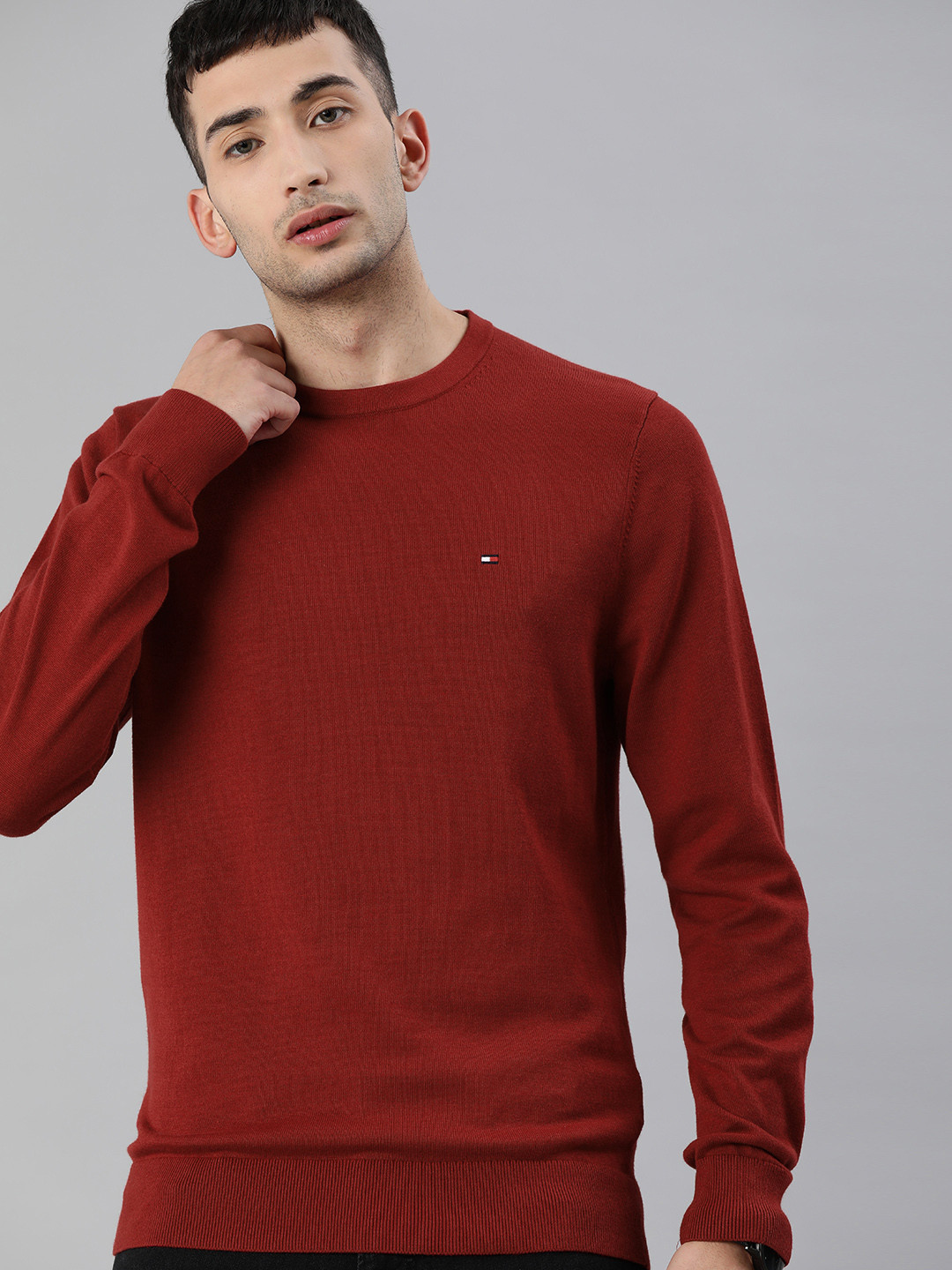 Buy Tommy Hilfiger Men Red Solid Pullover Sweater - Sweaters for Men ...