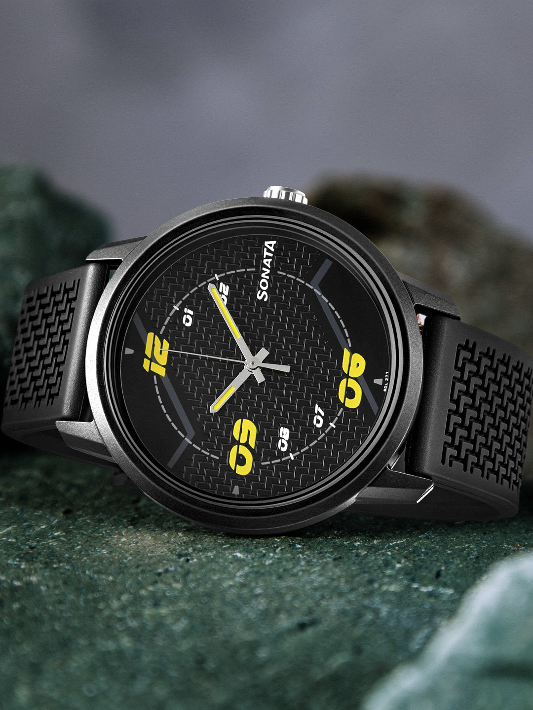 Buy Sonata Men Black Analogue Watch 77085PP13W - Watches for Men ...