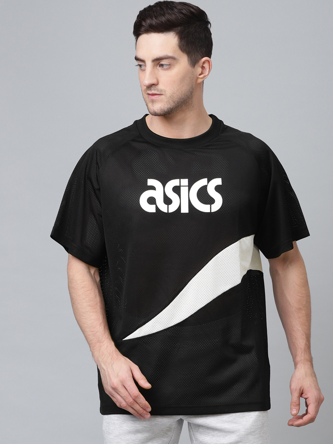 Buy ASICS Men Black Printed Round Neck JSY Sports Moment Ss T Walking T ...