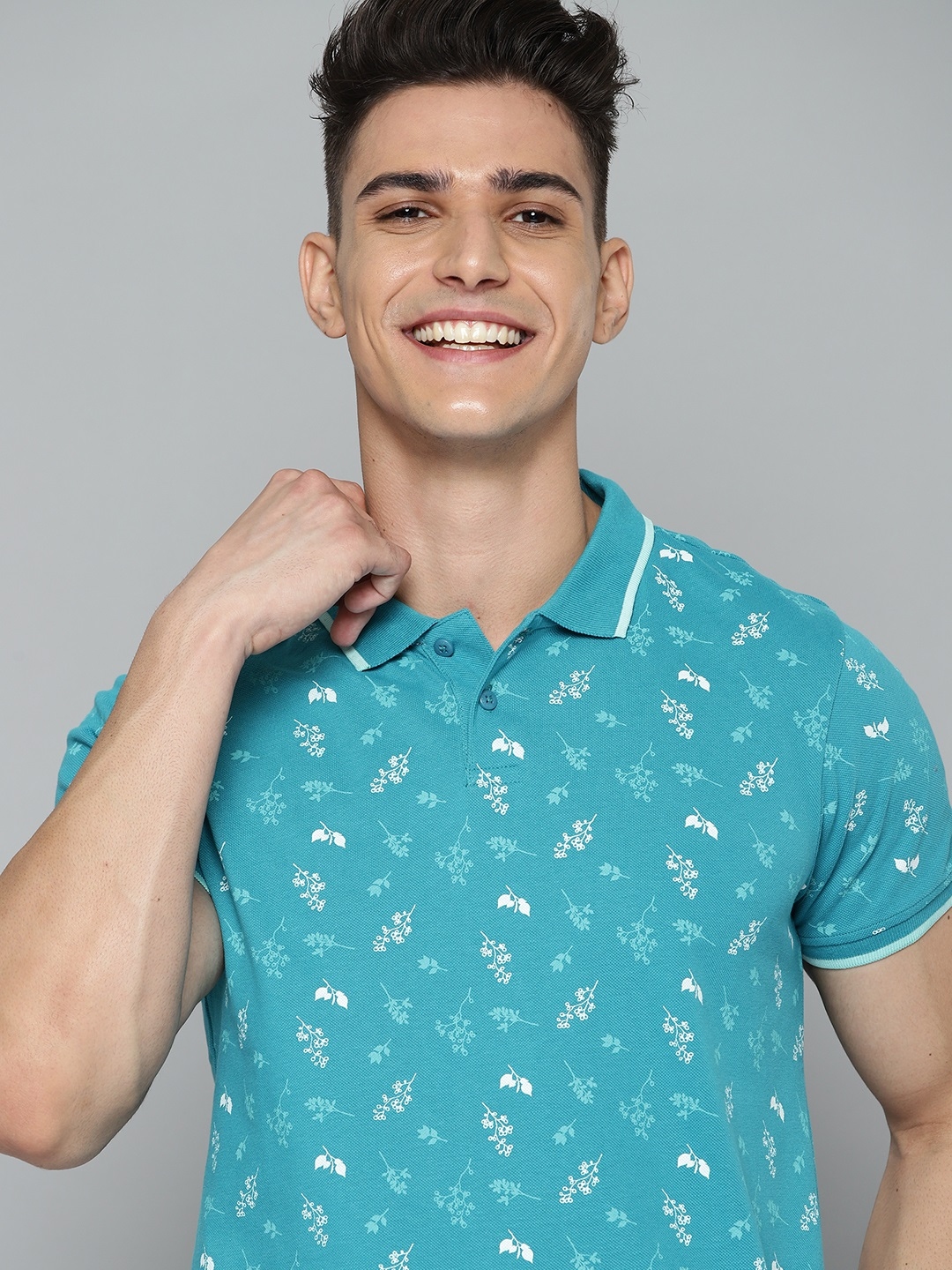 Buy Mast And Harbour Men Blue And White Pure Cotton Floral Printed Polo