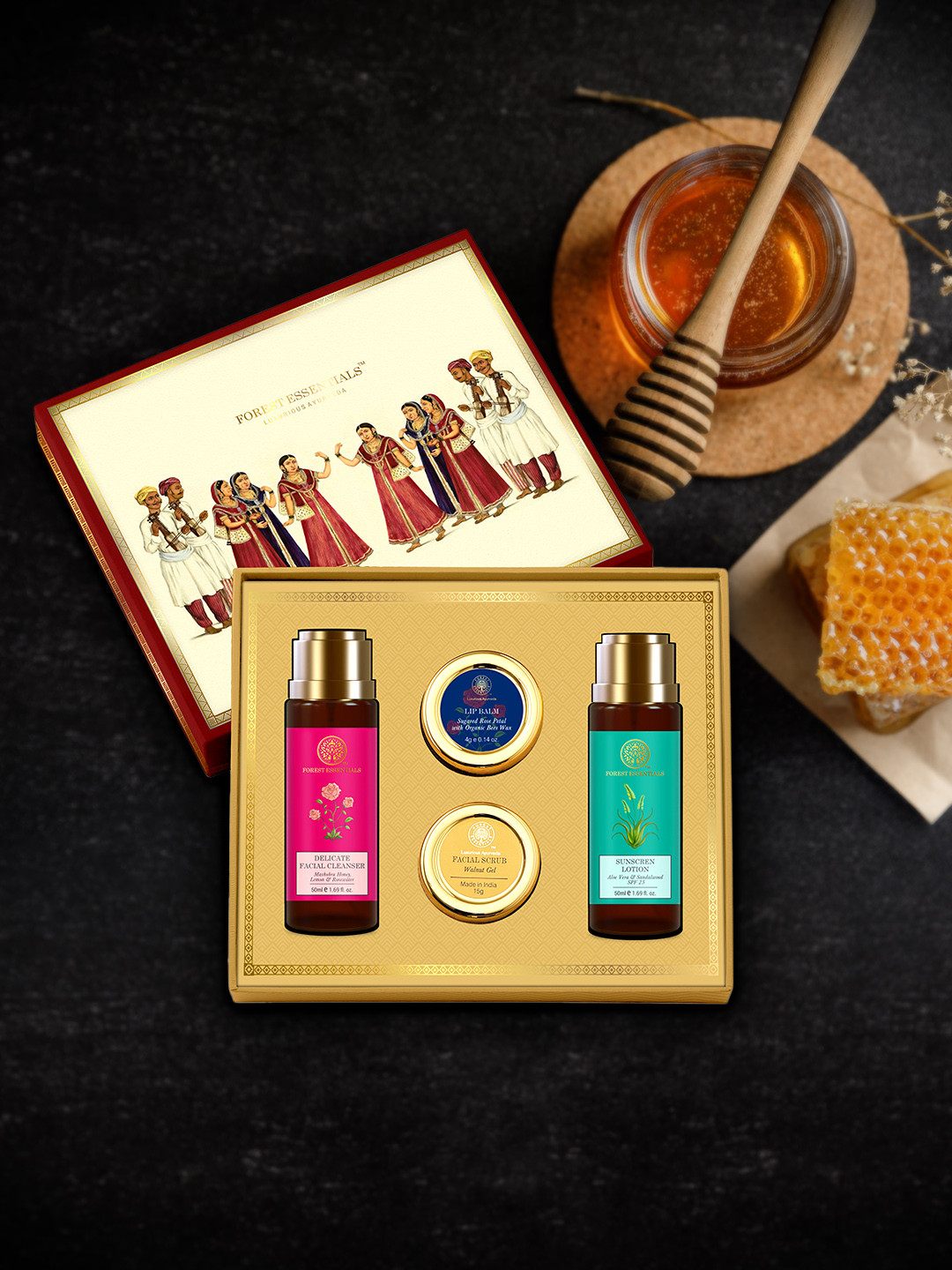 Buy Forest Essentials Facial Essentials Gift Box (Face Wash + Scrub ...