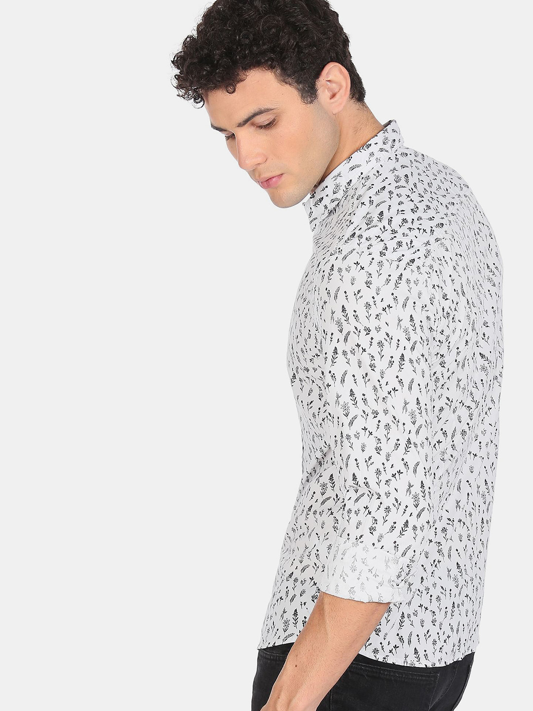 Buy Flying Machine Men White & Black Regular Fit Printed Casual Shirt ...