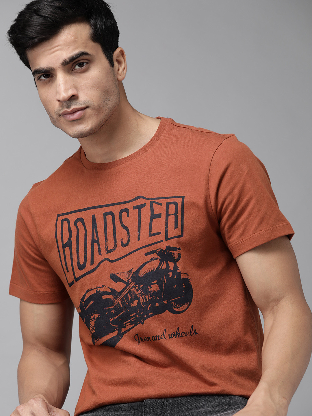 Buy The Roadster Lifestyle Co Men Rust Red Printed Cotton Round Neck T ...
