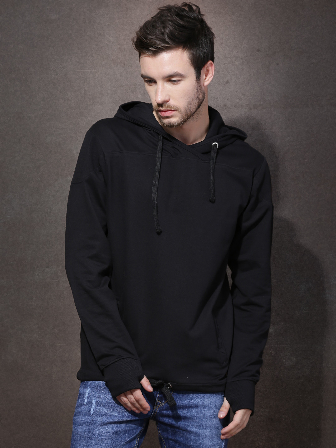 Buy Roadster Black Hooded Sweatshirt - Sweatshirts for Men 1389769 | Myntra