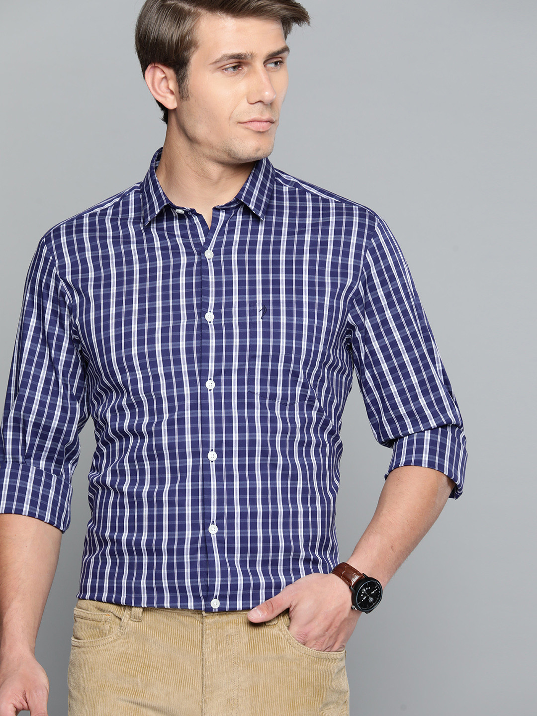Buy Indian Terrain Men Blue & White Contoured Fit Gingham Checked ...