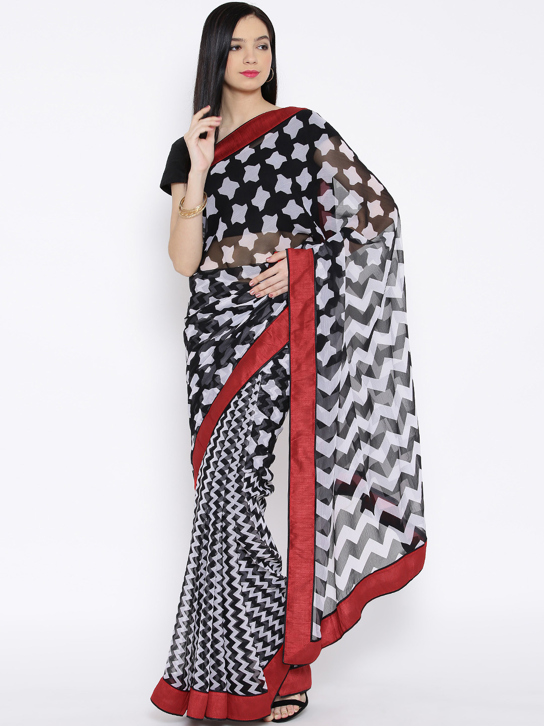 Buy Jashn Black & White Georgette Zig Zag Print Saree - Sarees for Women 1429108 | Myntra