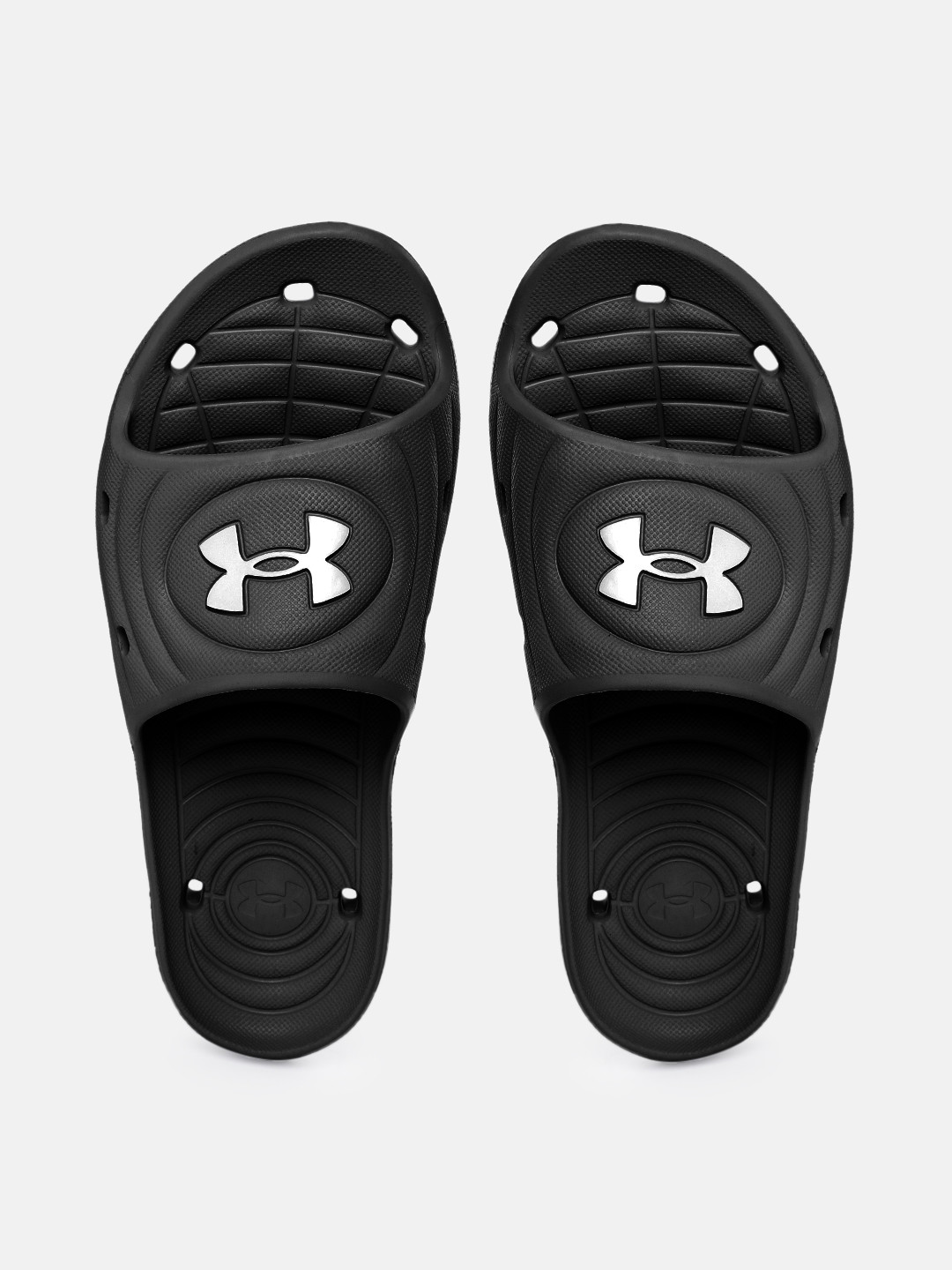 Buy UNDER ARMOUR Men Black & White Brand Logo Embossed Locker IV ...