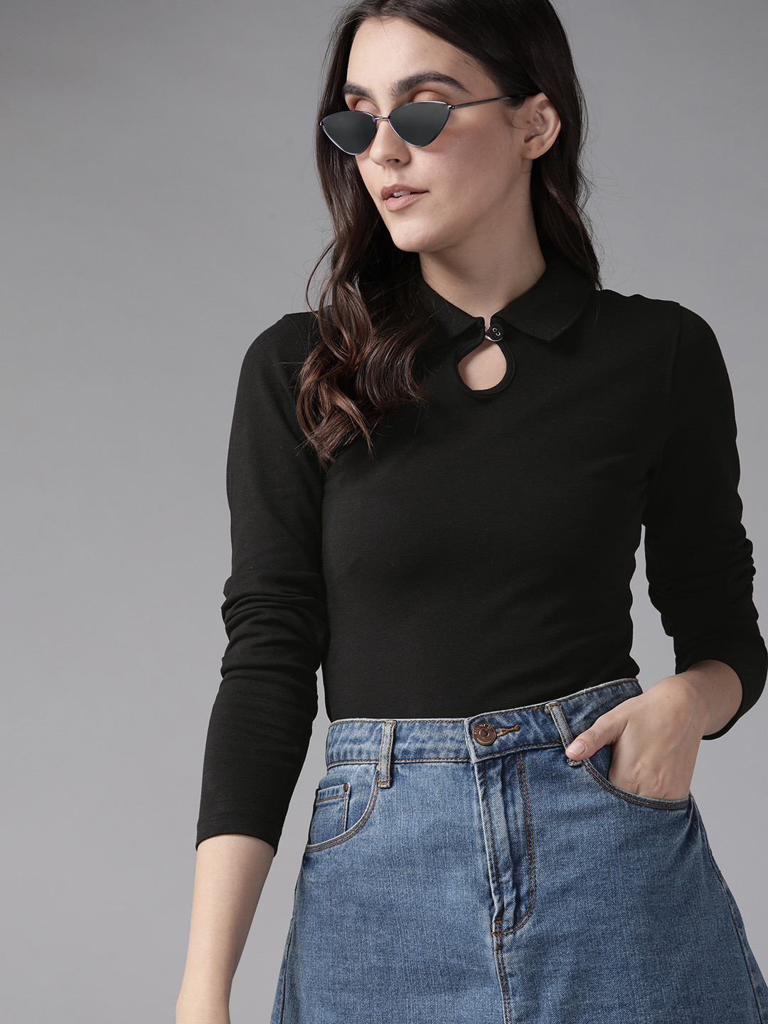 Buy Roadster Women Black Solid Keyhole Neck T Shirt - Tshirts for Women ...