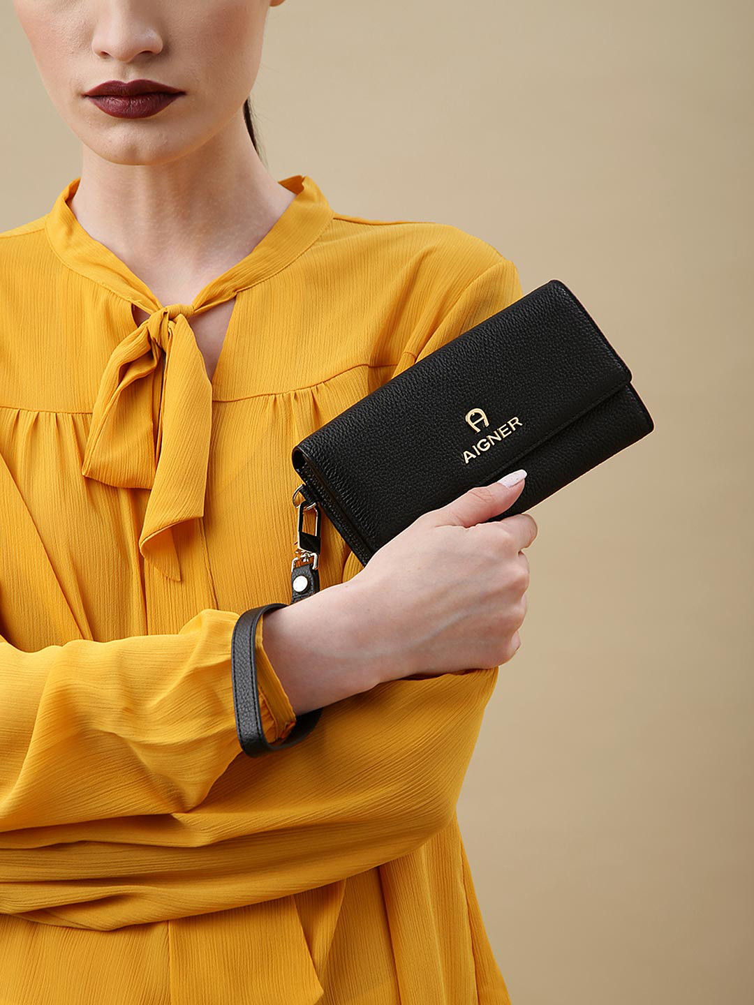 Buy AIGNER Women Black Lucy Neat Leather Wallet - Wallets for Women ...