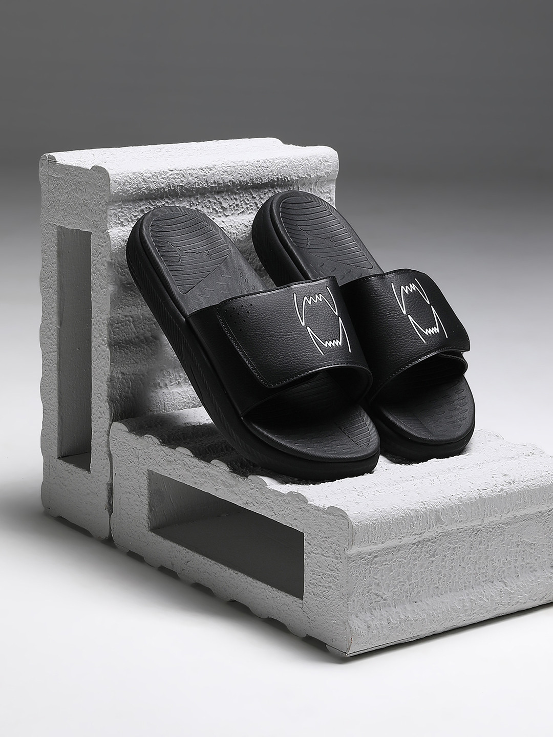 Buy Puma Men Black Softride Slide V BB Jaws Sliders - Flip Flops for ...