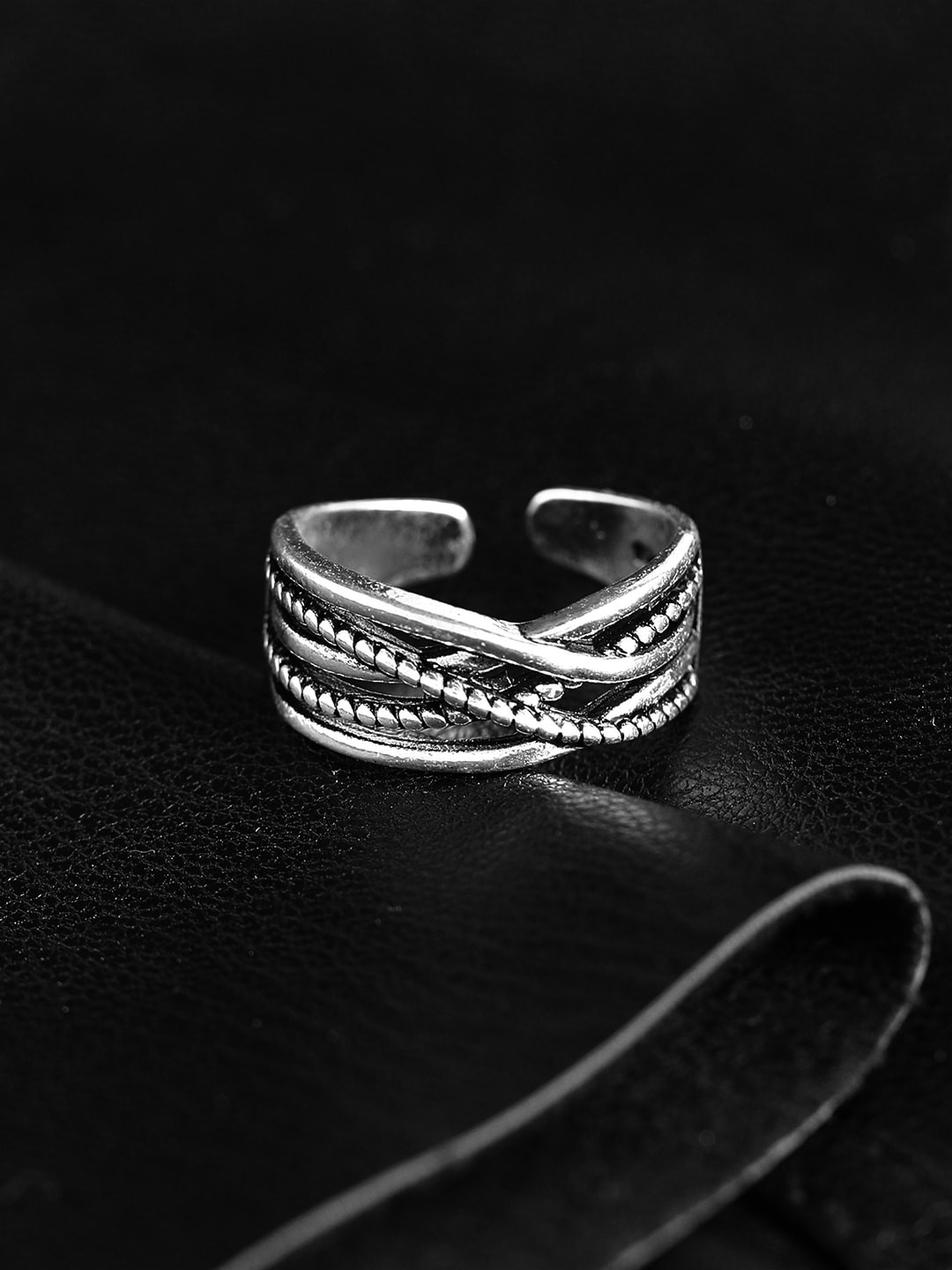 Buy Roadster Men Silver Plated Textured Finger Ring - Ring for Men ...