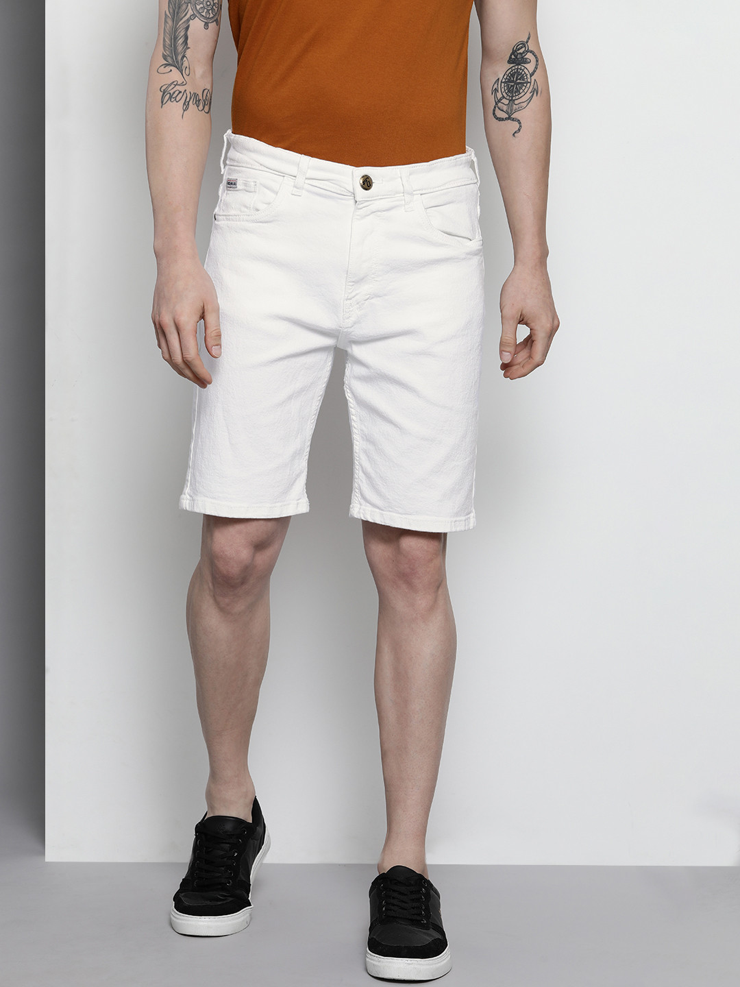 Buy The Indian Garage Co Men White Slim Fit Regular Shorts - Shorts for ...