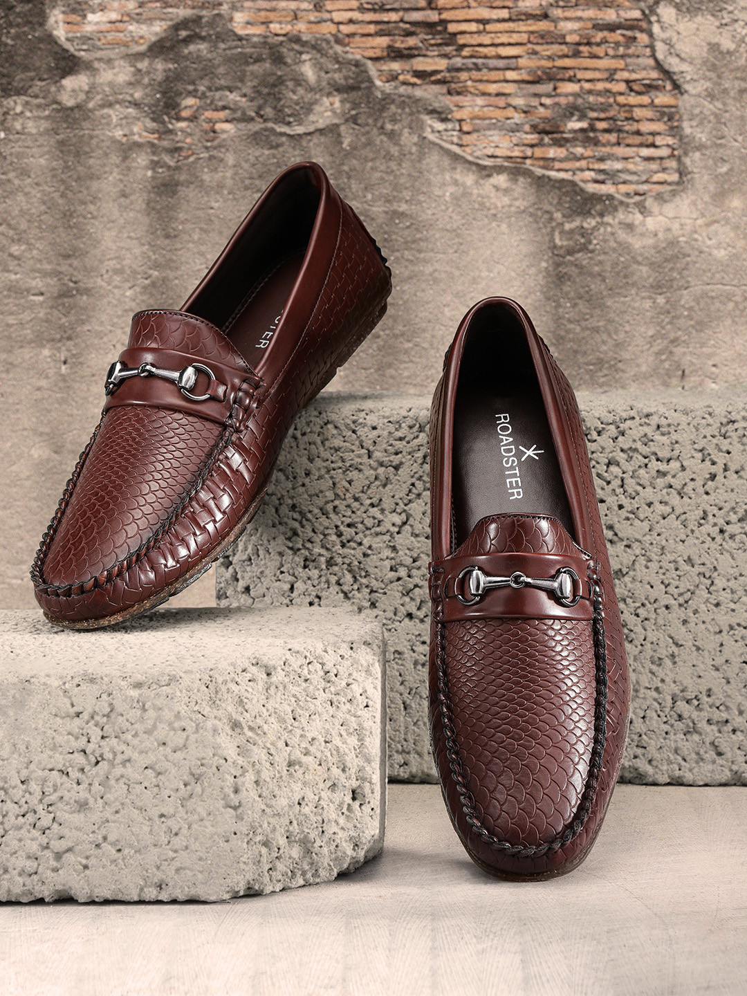 Buy Roadster Men Maroon Snakeskin & Basketweave Textured Horsebit ...