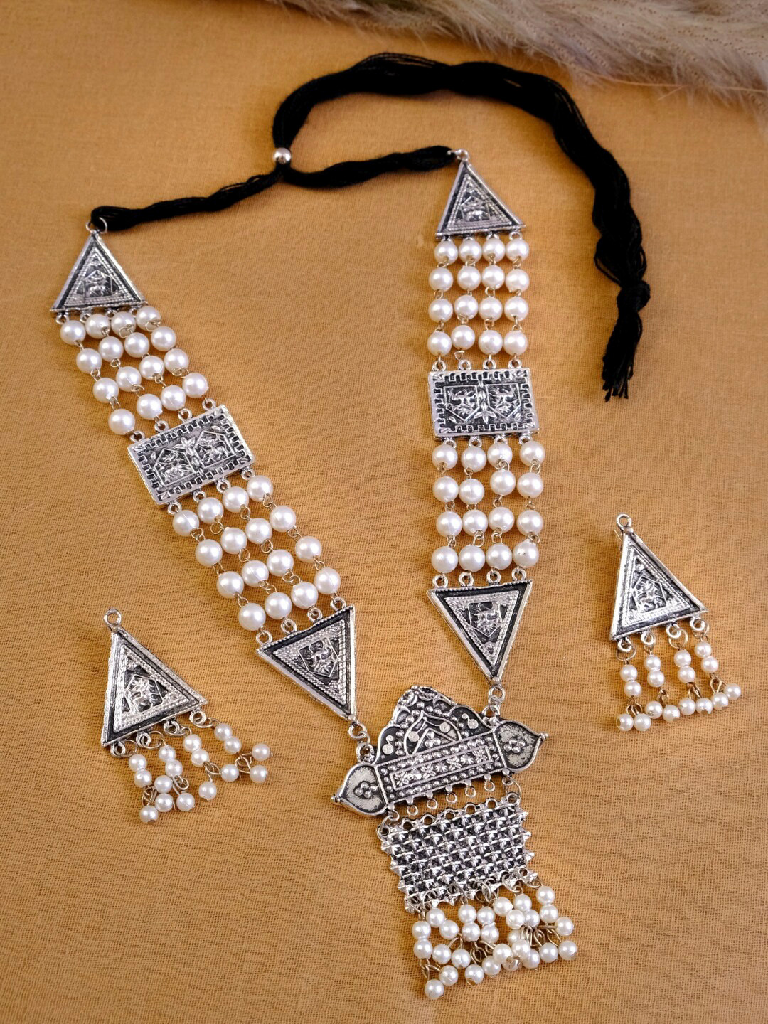 Buy Crunchy Fashion Silver Plated & White Stone Studded Jewellery Set ...