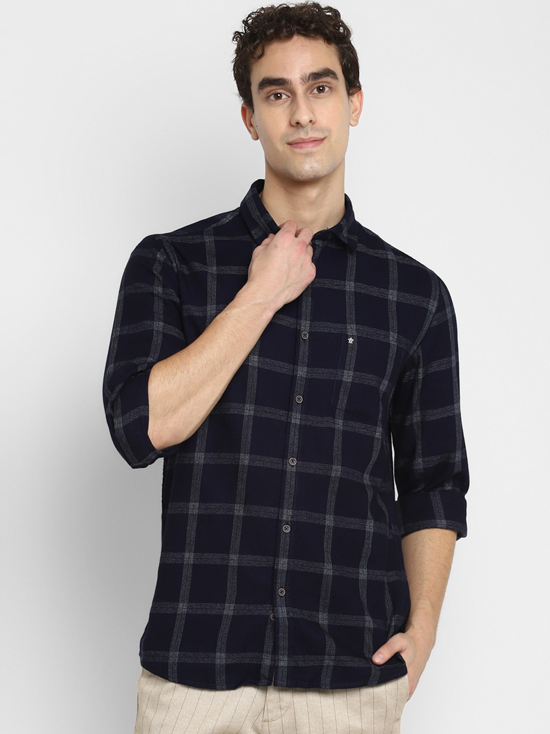 Buy Turtle Men Blue Slim Fit Windowpane Checks Opaque Checked Casual ...