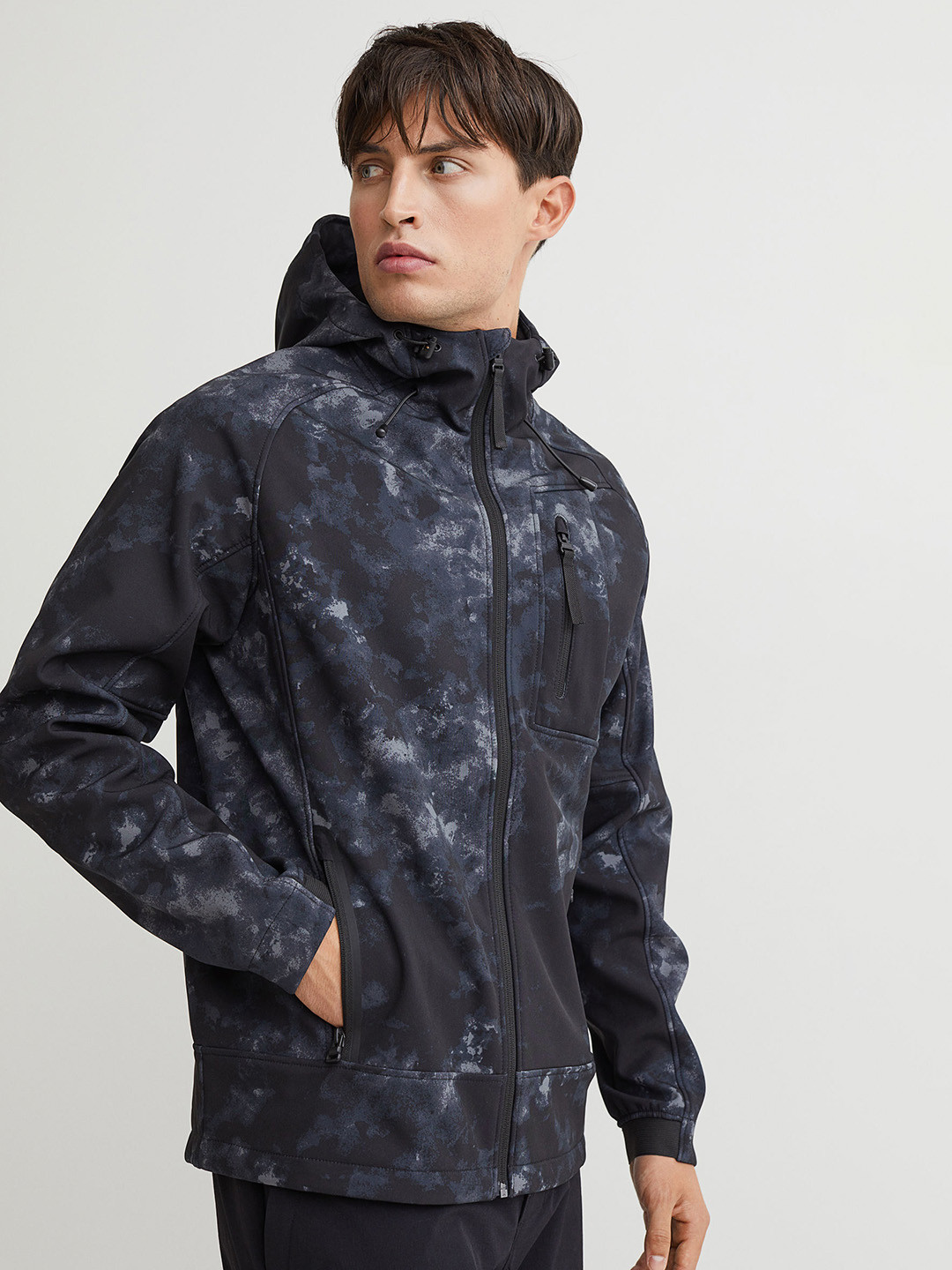 Buy H&M Men Grey Softshell Jacket - Jackets for Men 15546102 | Myntra