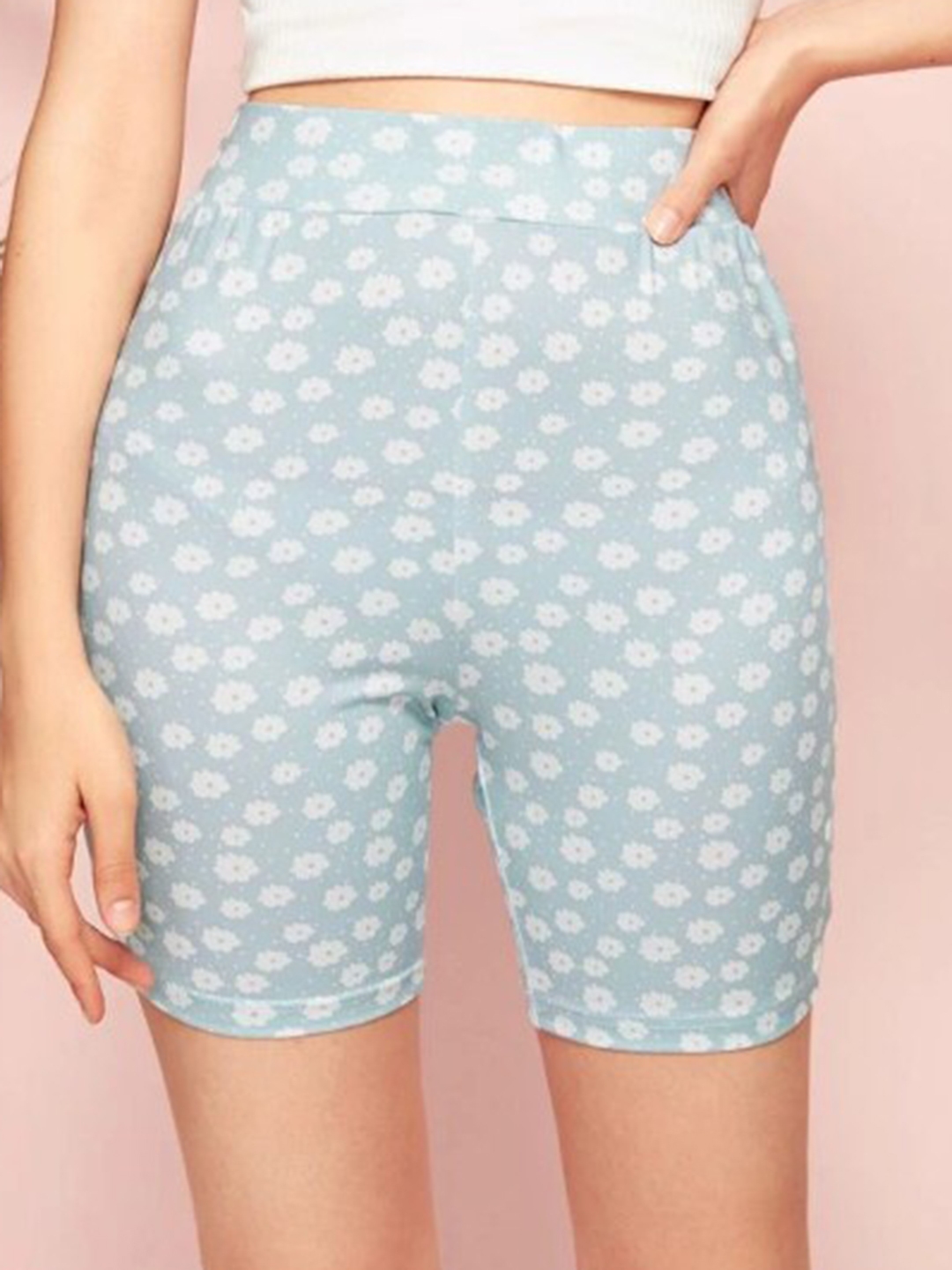 Buy Urbanic Women Blue And White Floral Printed Slim Fit High Rise