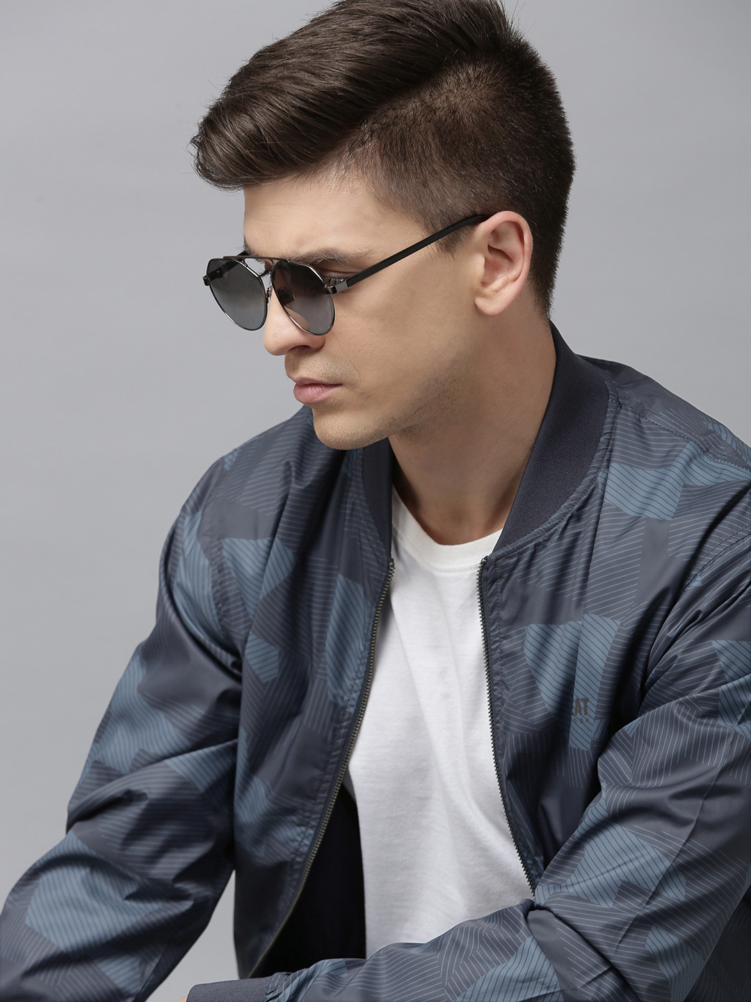 Buy BEAT LONDON By PEPE JEANS Men Navy Blue Abstract Print & Striped ...