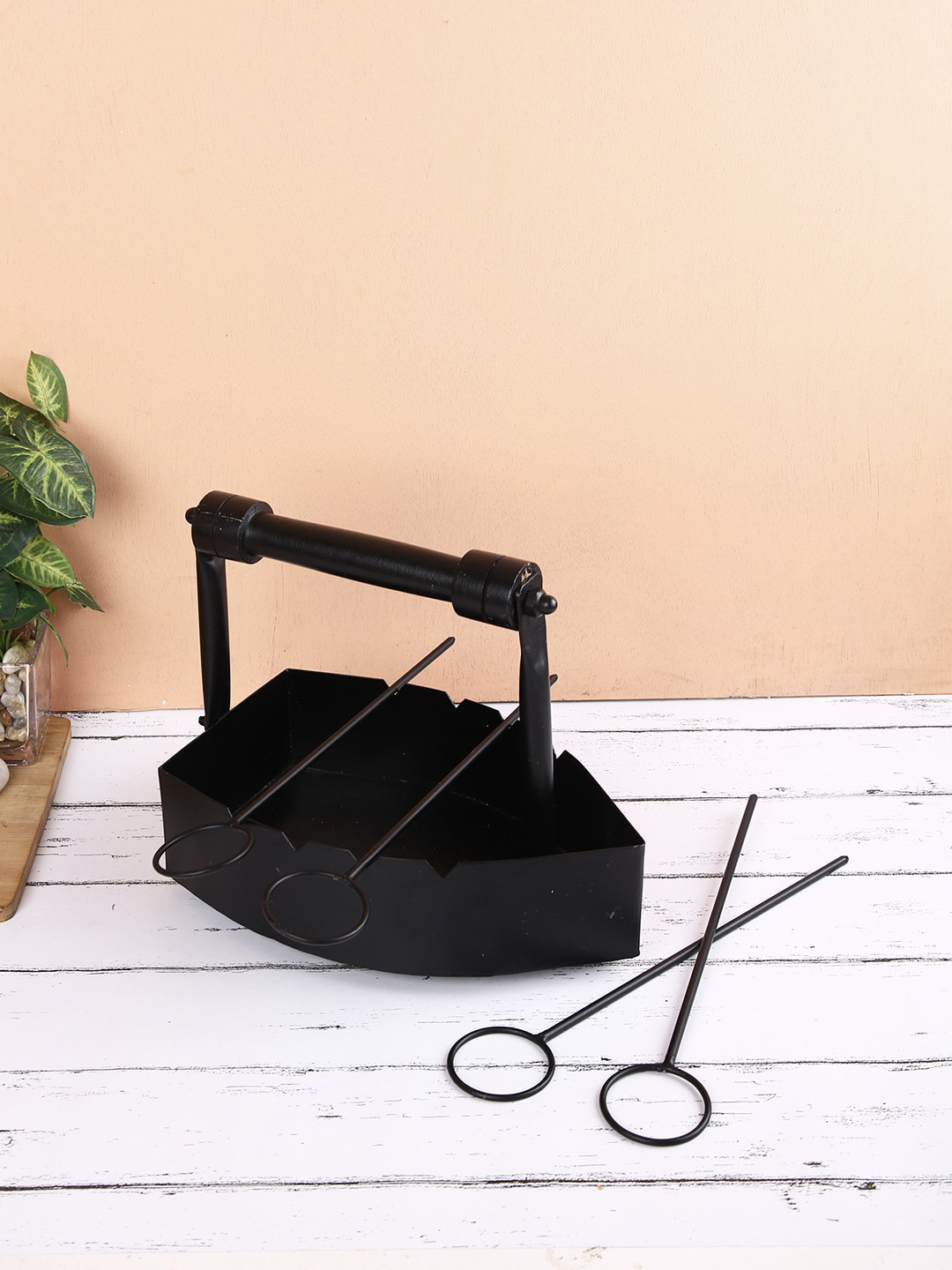 Buy Aapno Rajasthan Black Stylish Steam Iron Barbeque Plate With ...