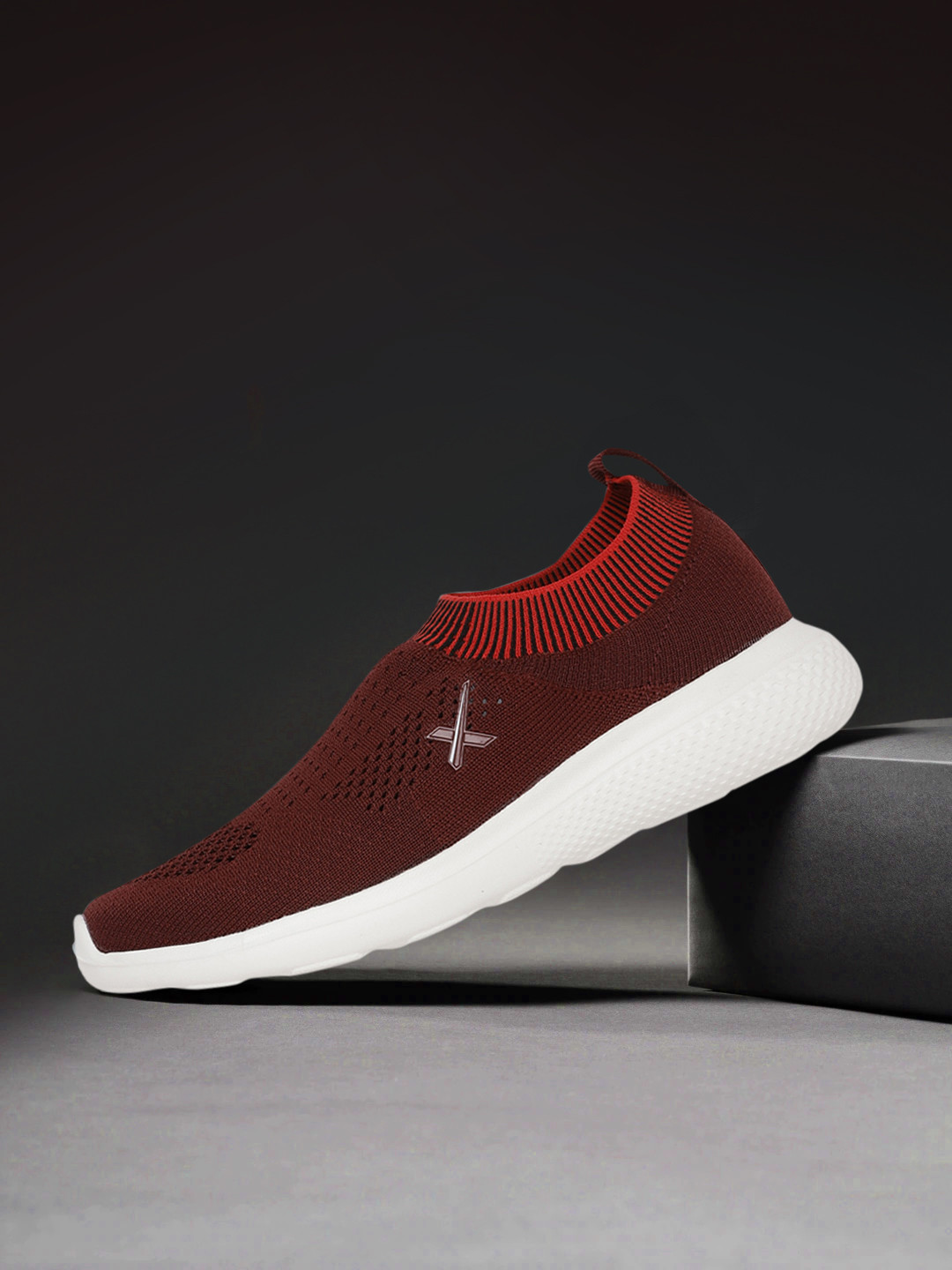 Buy HRX By Hrithik Roshan Women Maroon Woven Design Alpha Running Shoes ...
