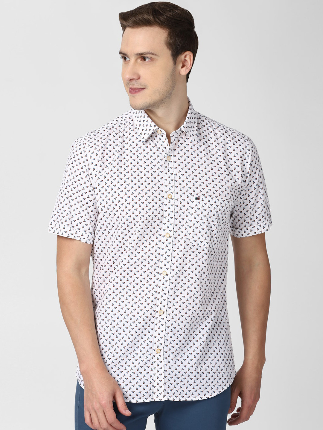 Buy Peter England Casuals Men Pure Cotton White Printed Slim Fit Casual ...