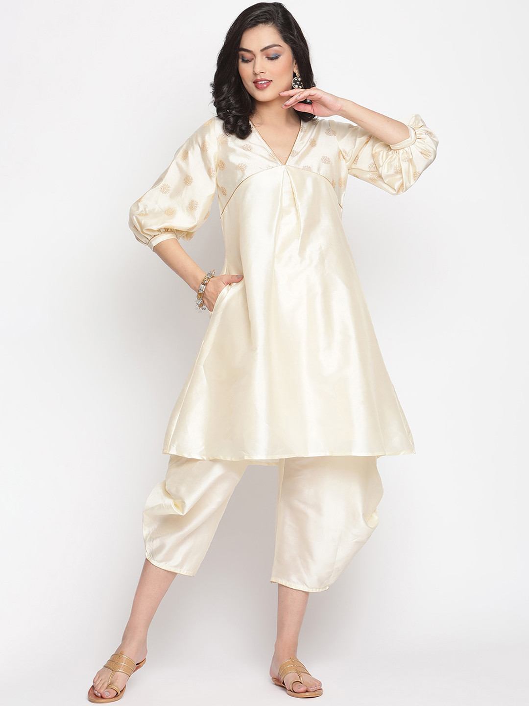 Buy Abhishti Women Cream Coloured & Golden Woven Design Banarasi Kurta ...