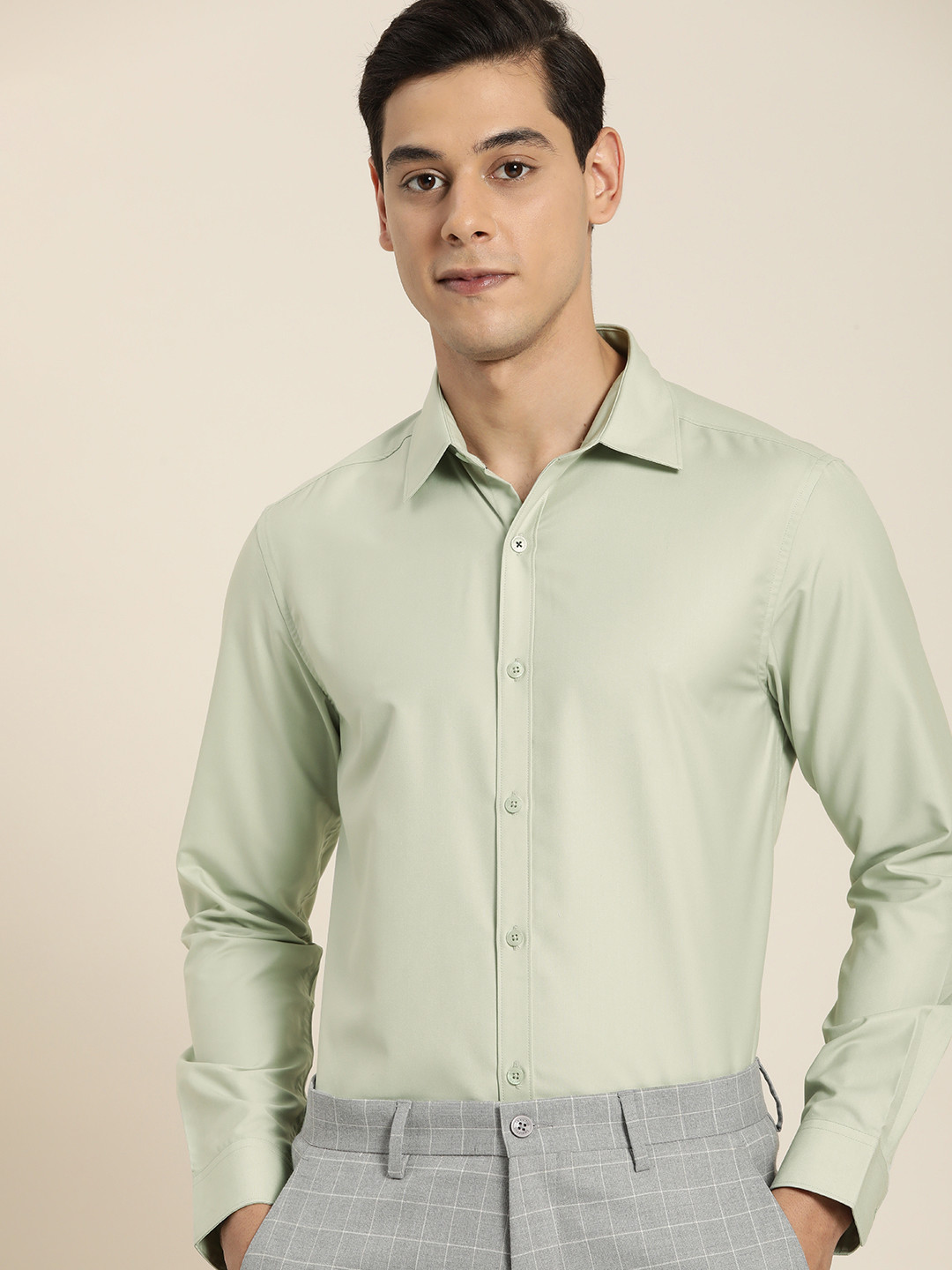 Buy INVICTUS Men Solid Slim Fit Semiformal Shirt - Shirts for Men ...