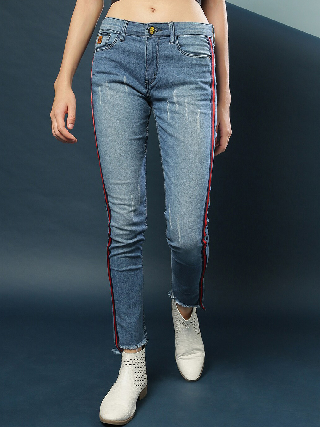 Buy Campus Sutra Women Blue Slim Fit Mildly Distressed Light Fade Jeans ...