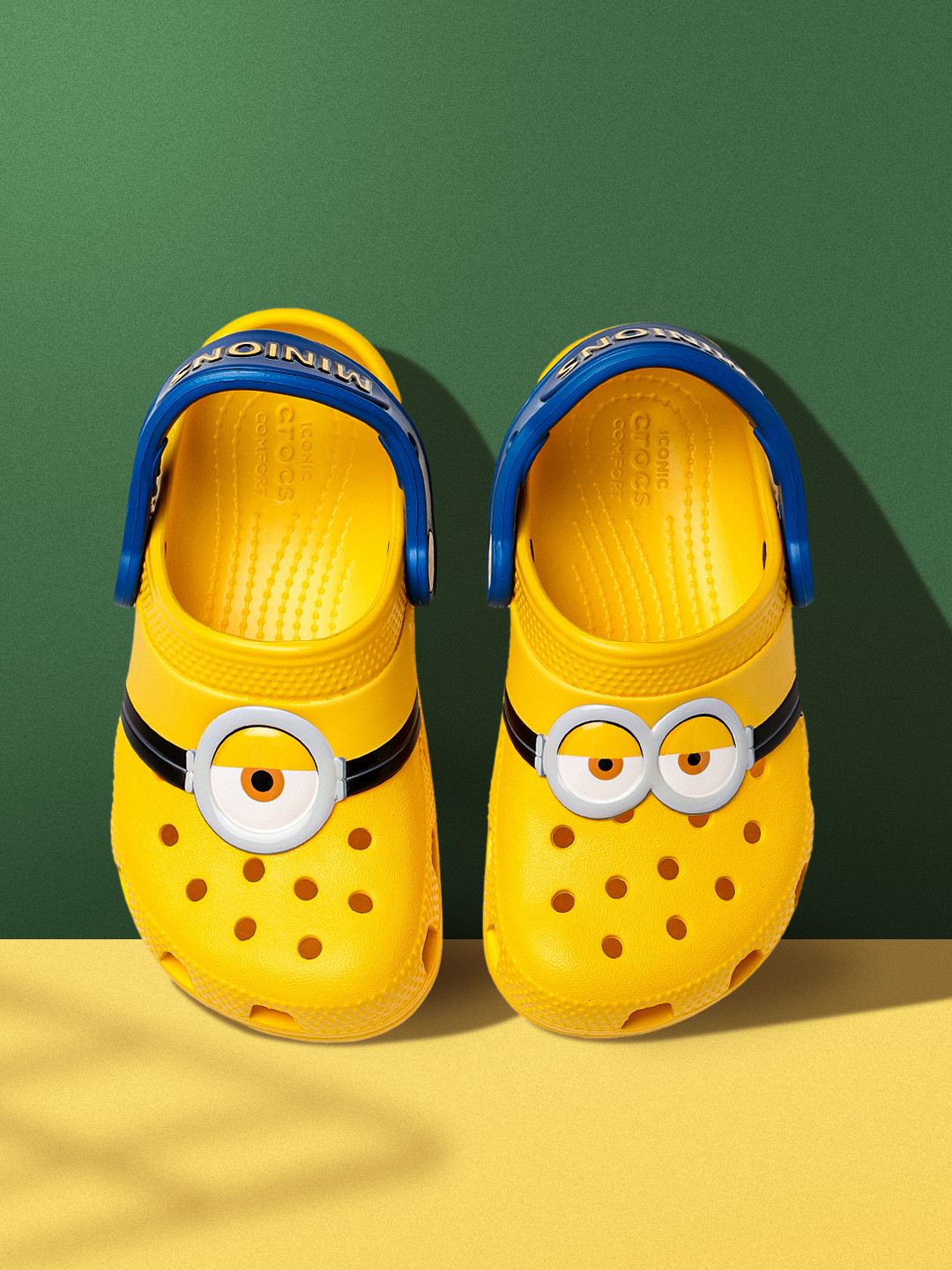Buy Crocs Boys Yellow Printed Classic Minions Clogs - Flip Flops for ...
