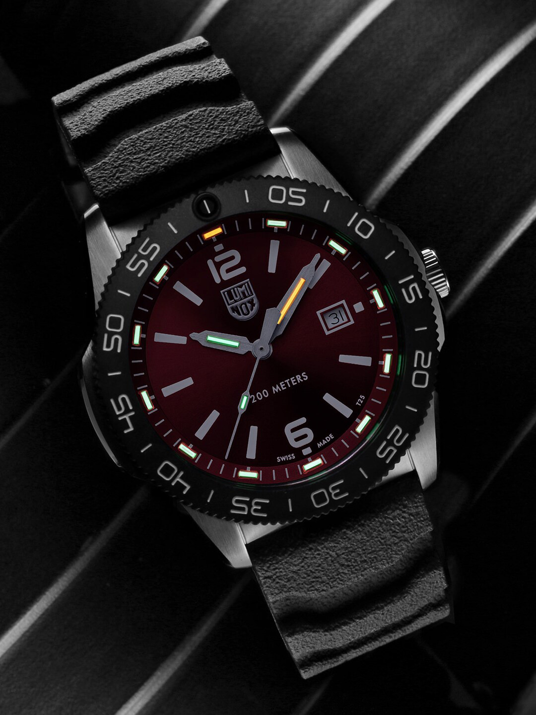 Buy Luminox Men Red Dial & Black Strap Analogue Watch XS 3135 - Watches ...