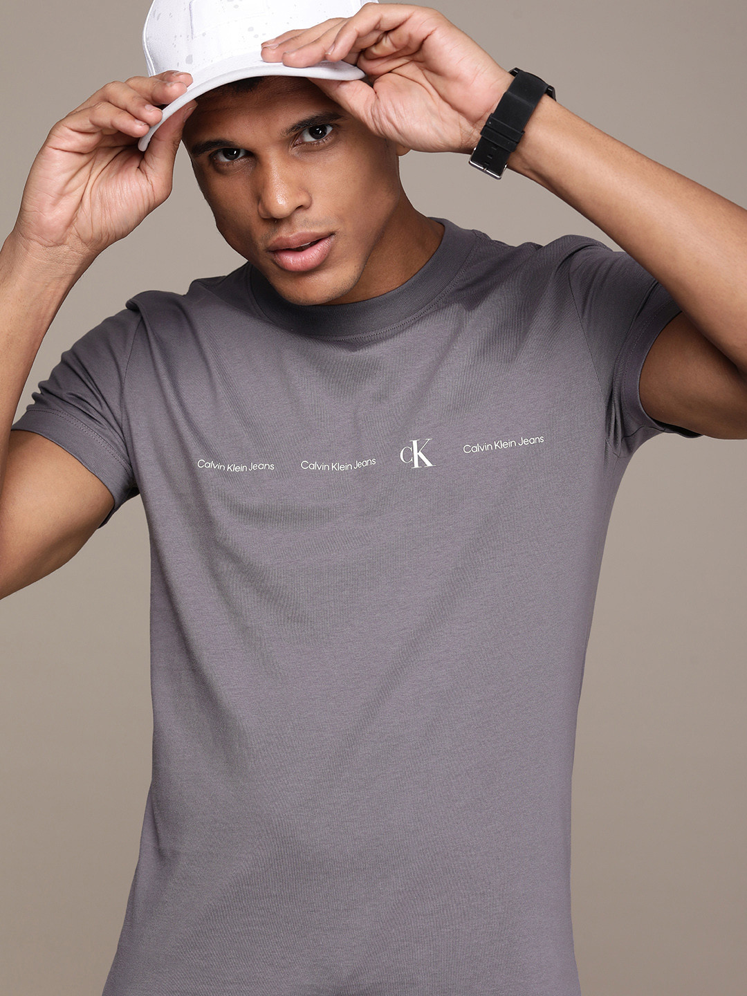 Buy Calvin Klein Jeans Men Grey Brand Logo Printed Pure Cotton Slim Fit ...