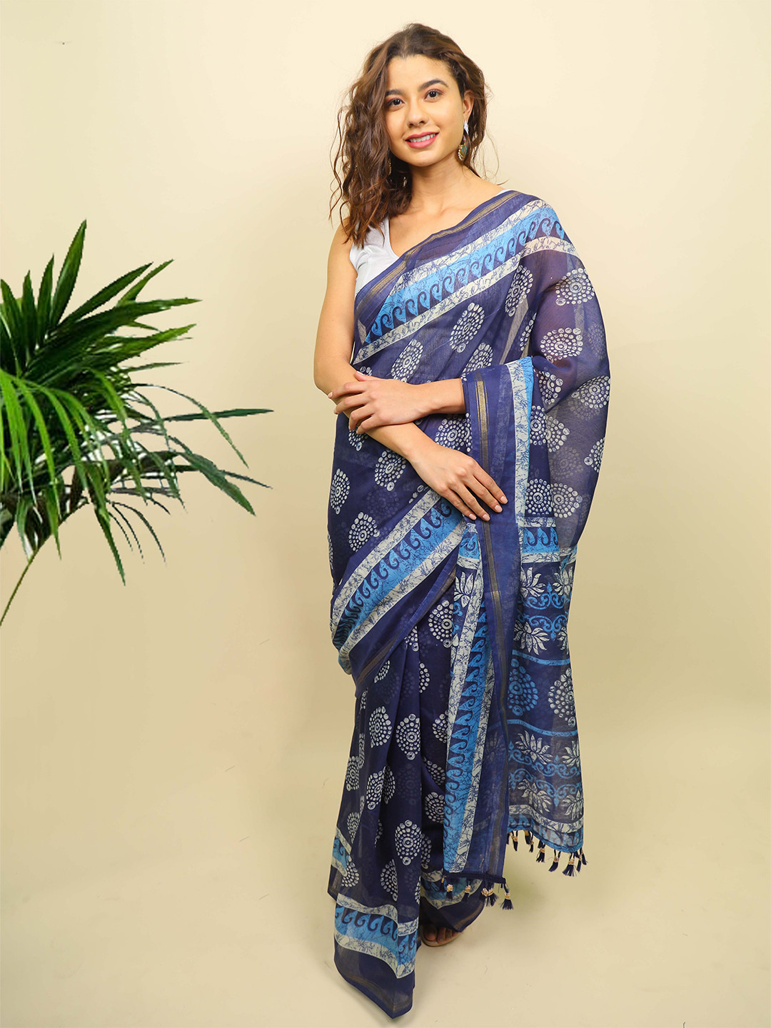 Buy Indi INSIDE Blue & White Dabu Saree - Sarees for Women 16488610 ...