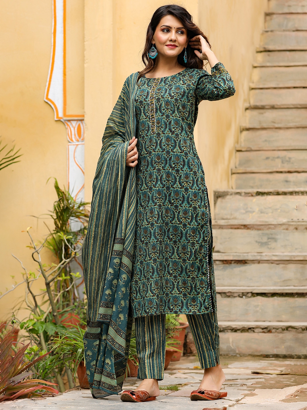 Buy Ahika Women Ethnic Motifs Printed Kurta With Trousers And With