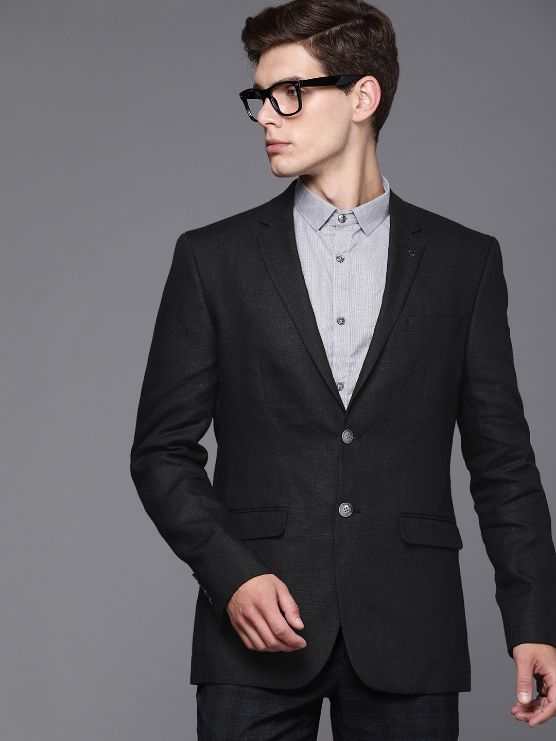 Buy Louis Philippe Men Black Solid Slim Fit Single Breasted Formal