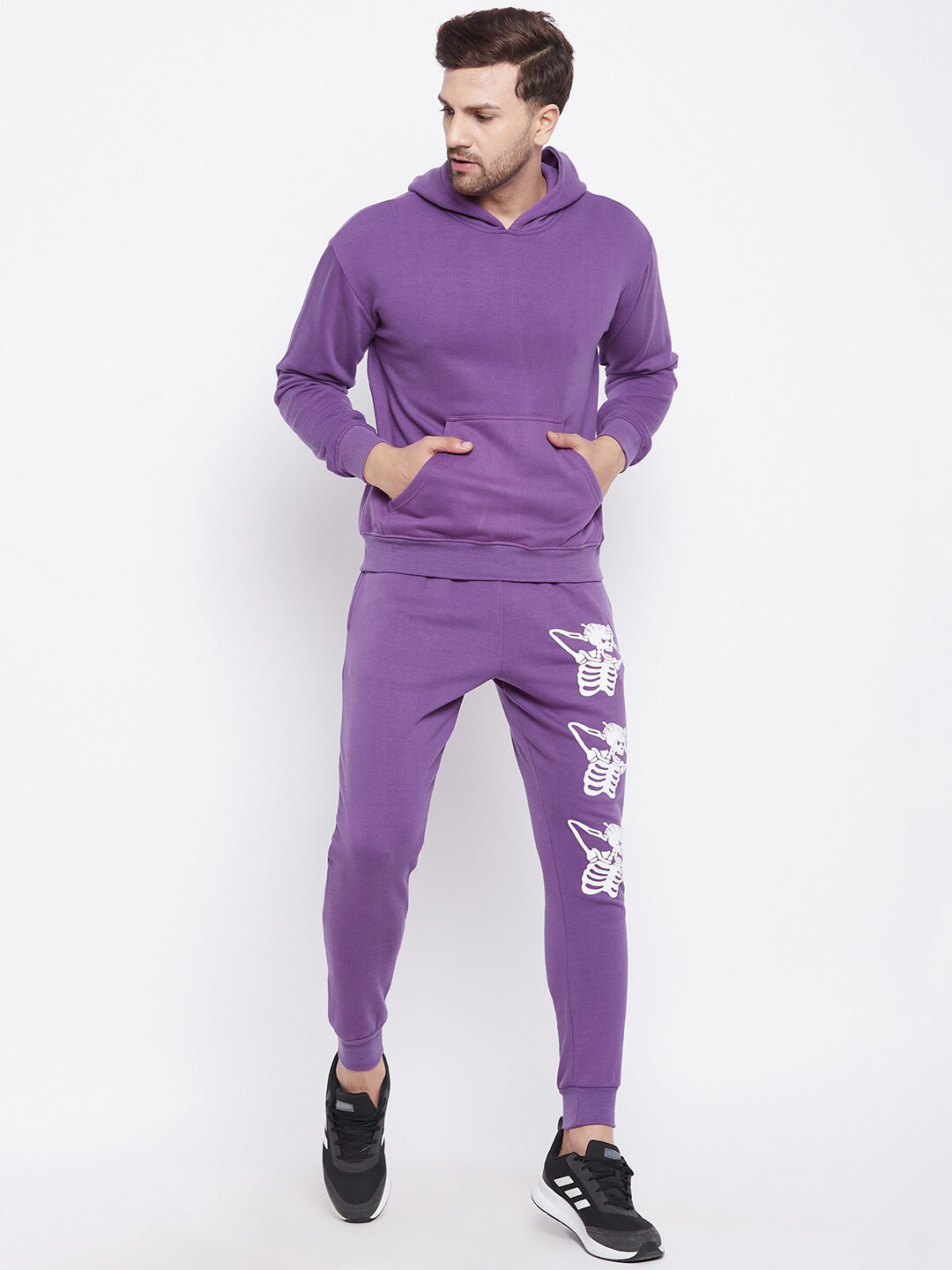 Buy FUGAZEE Men Purple Graphic Printed Oversized Fit Pure Cotton ...