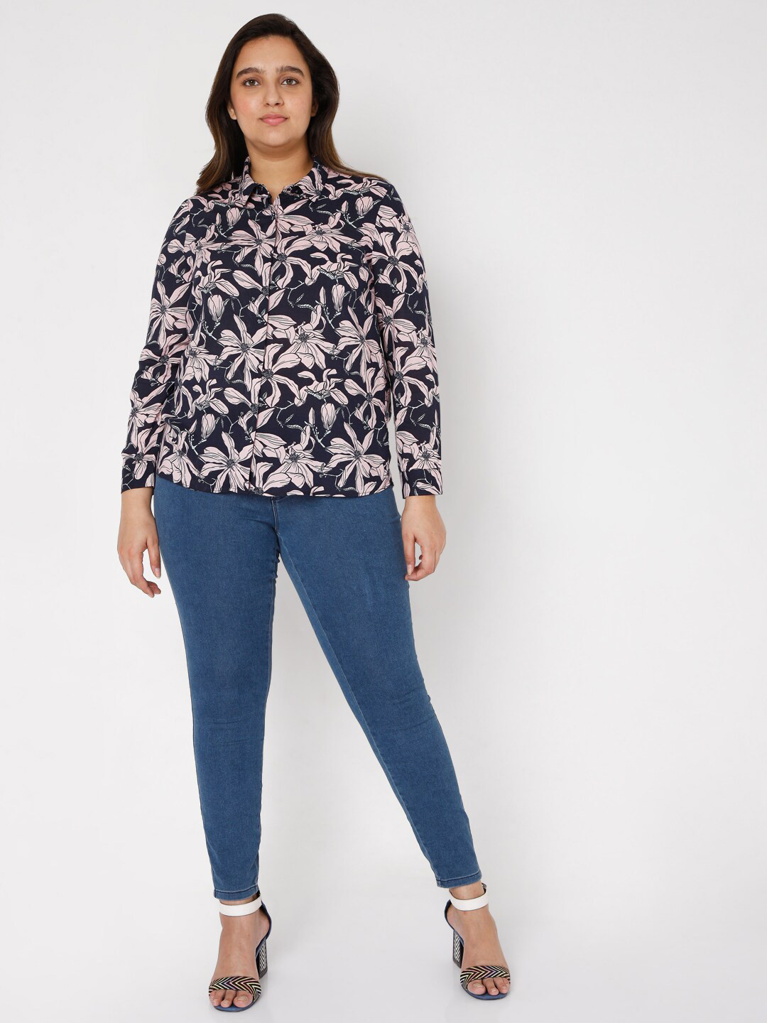Buy VERO MODA CURVE Women Navy Blue Regular Fit Floral Printed Casual ...