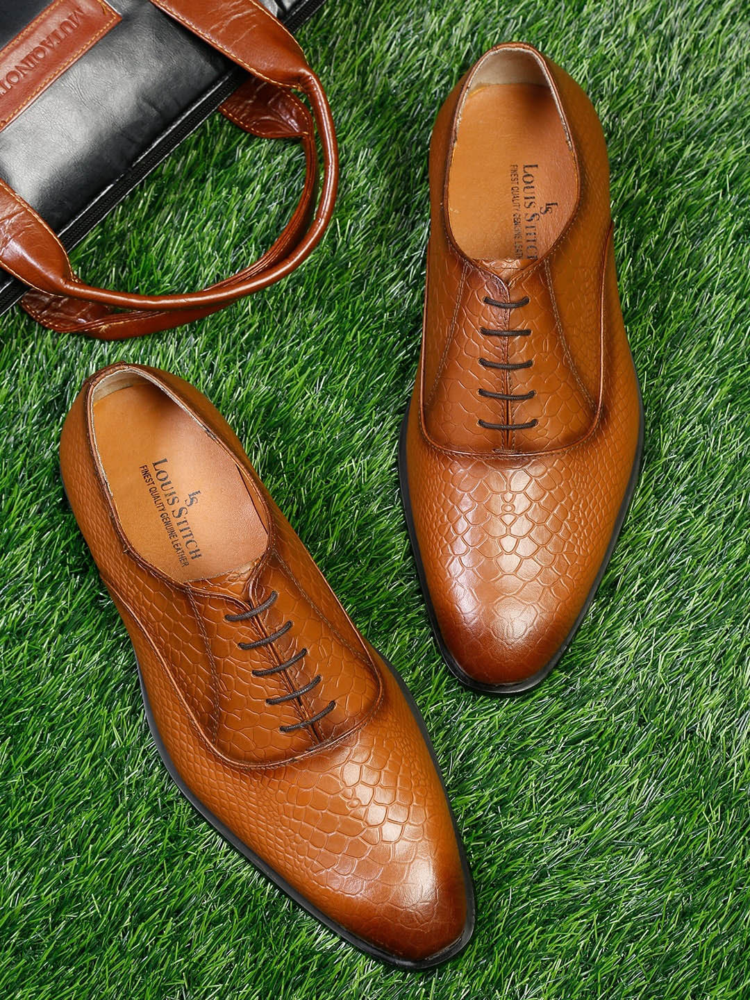 Buy LOUIS STITCH Men Tan Brown Textured Textured Leather Formal Derbys ...