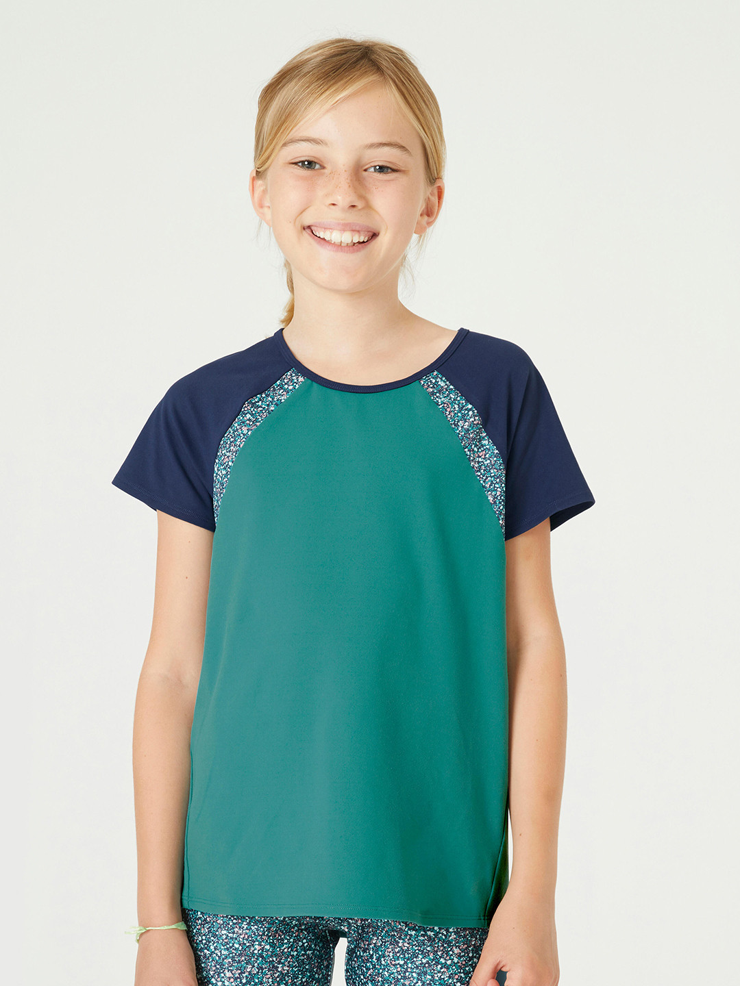 Buy Domyos By Decathlon Girls Green & Blue Colourblocked Breathable T ...