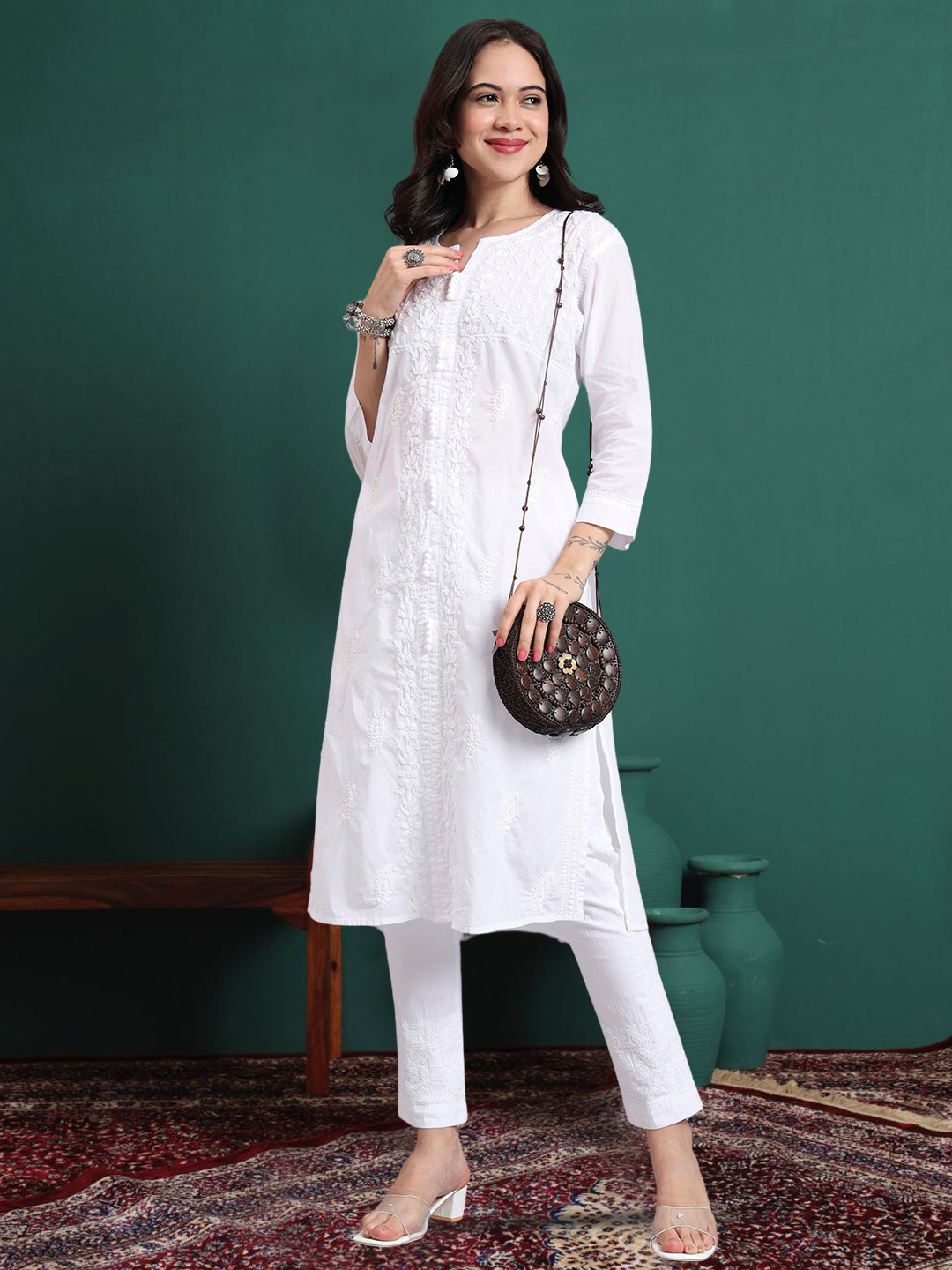 Buy PARAMOUNT CHIKAN Women White Hand Embroidered Cotton Chikankari ...