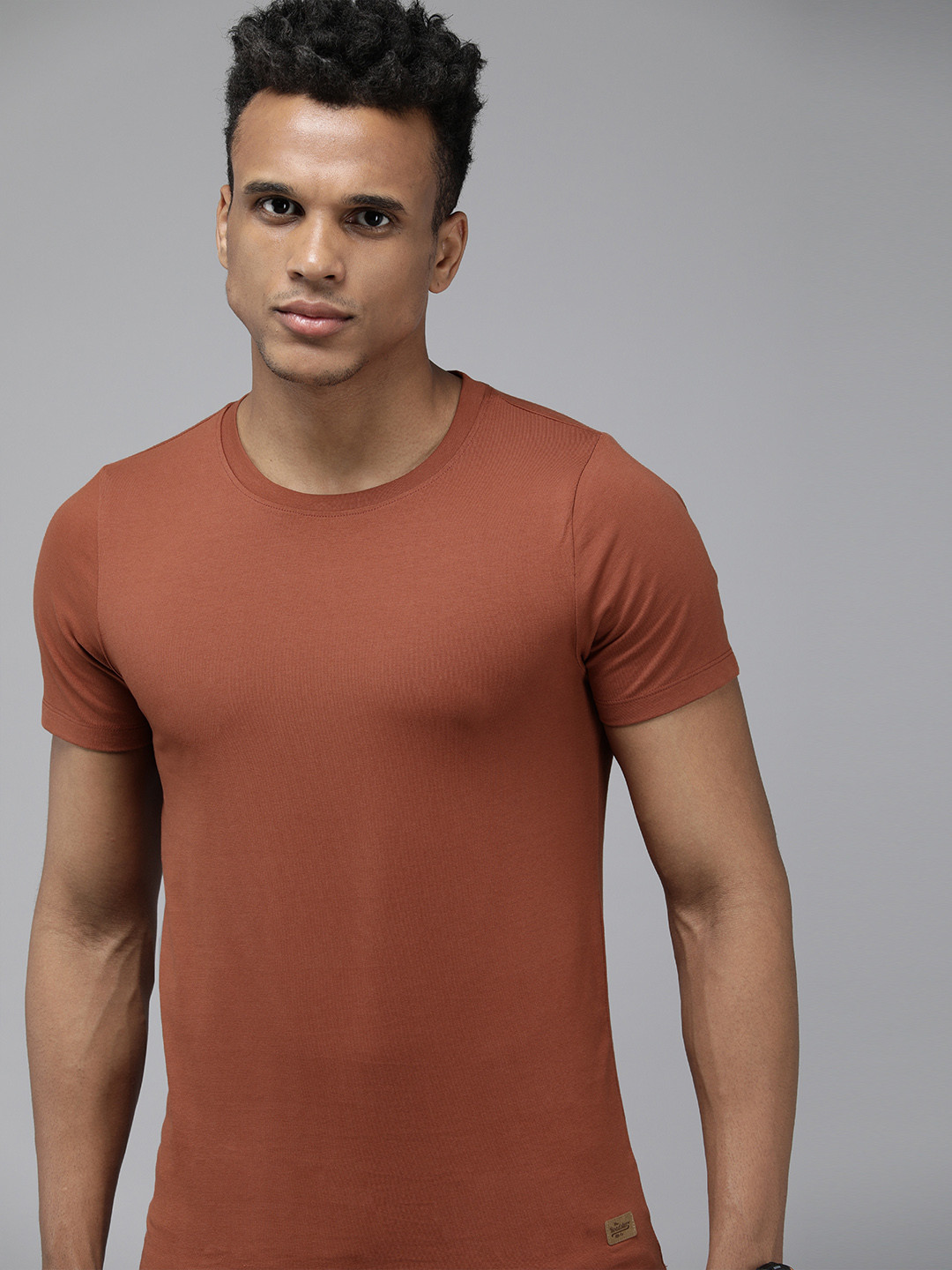 Buy Roadster Men Rust Solid Muscle Fit T Shirt - Tshirts for Men ...