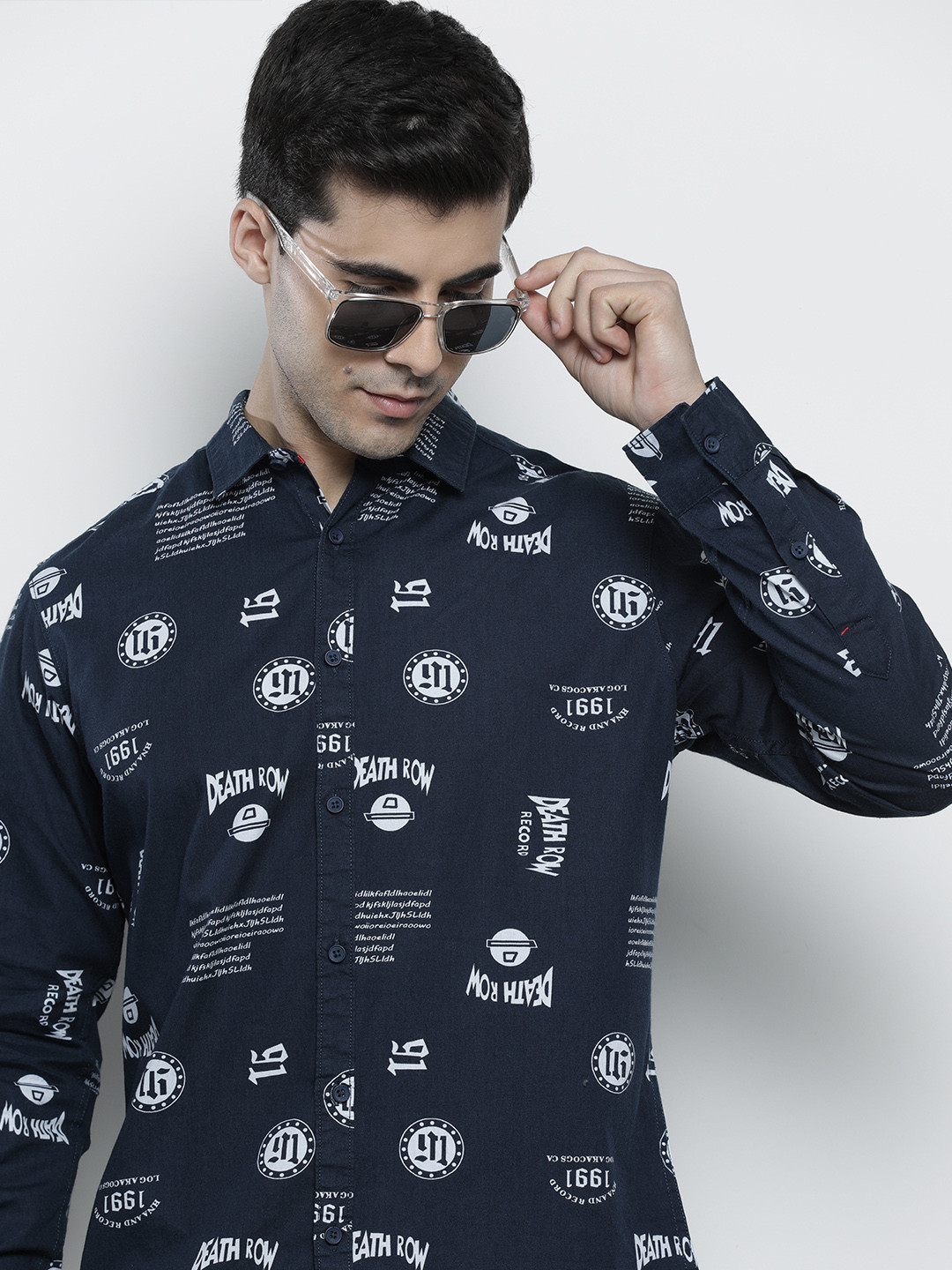 Buy The Indian Garage Co Men Navy Blue & White Comfort Printed Cotton ...